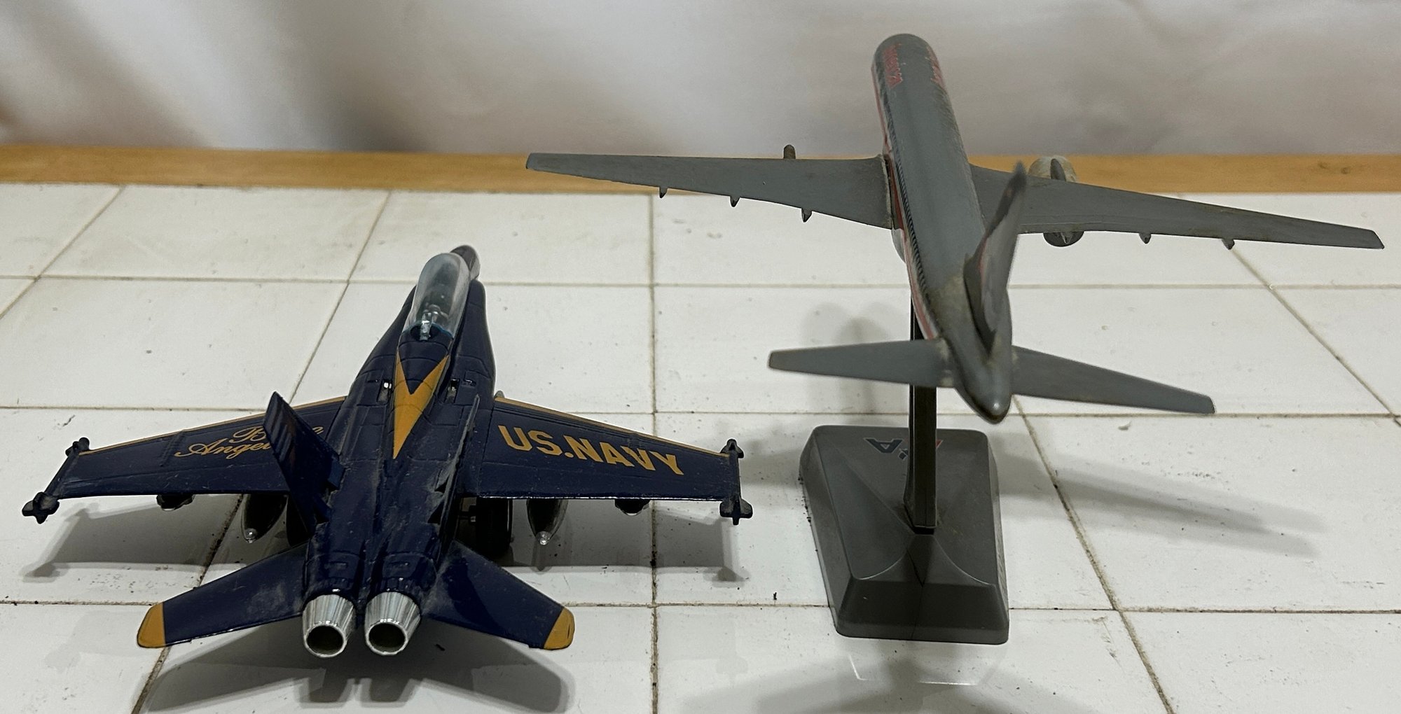 Boeing 757-200 American Airlines Model Plane & F18 Blue Angels Model ...