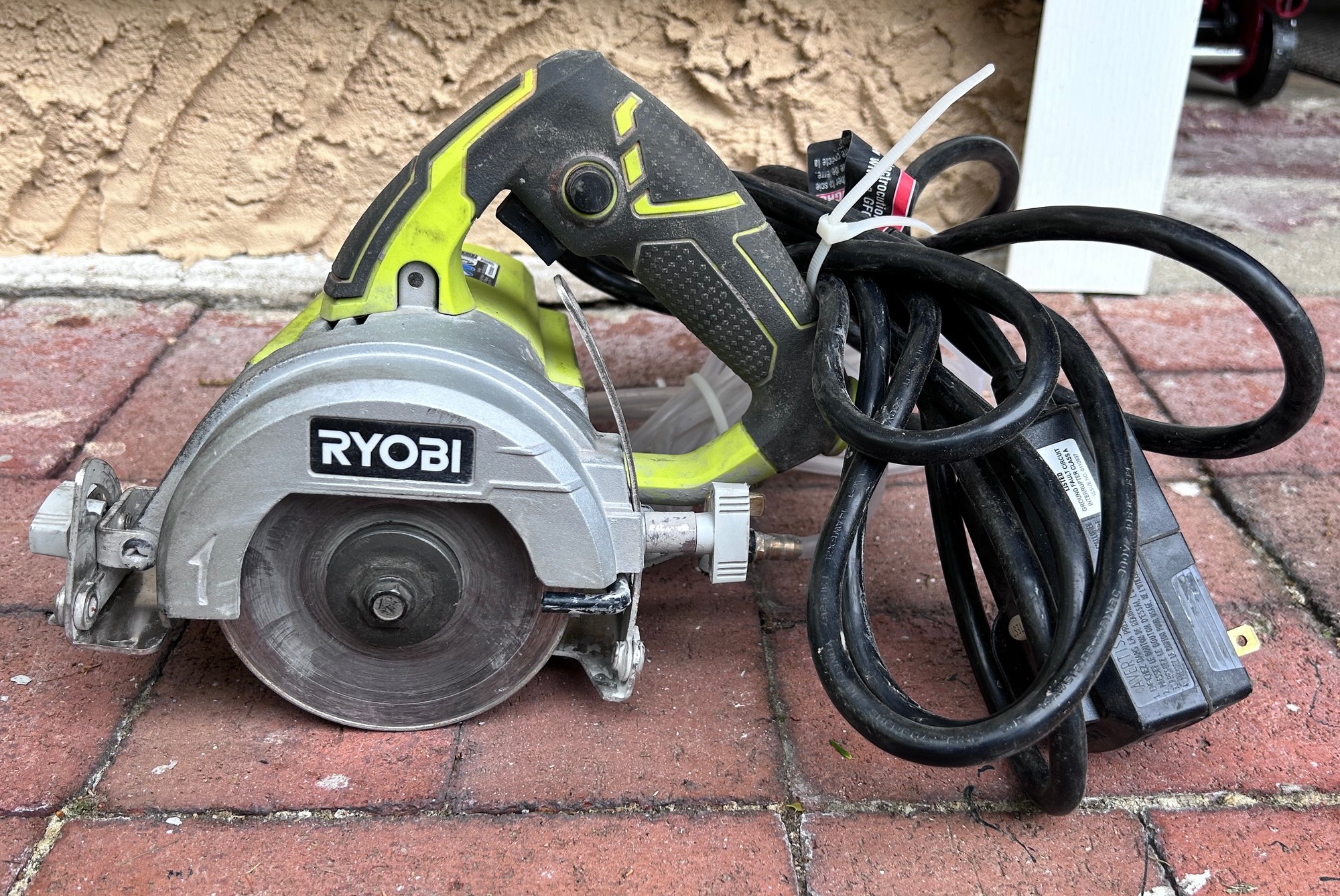 Ryobi 4 Inch Hand Held Tile Saw With Box #132782 | Auctionninja.com