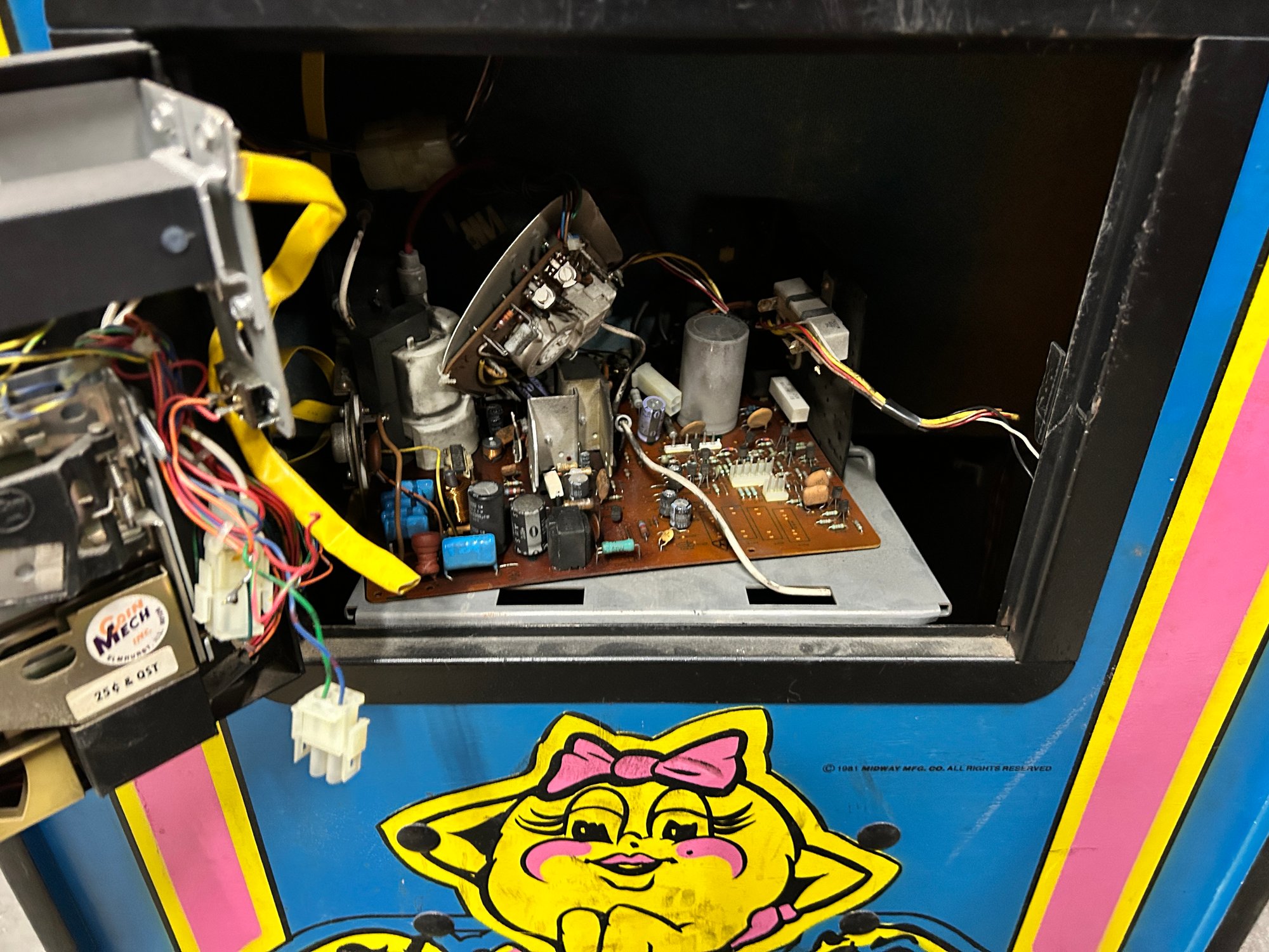 Midway Ms. PAC-man Arcade Game With Key #121711 | Auctionninja.com