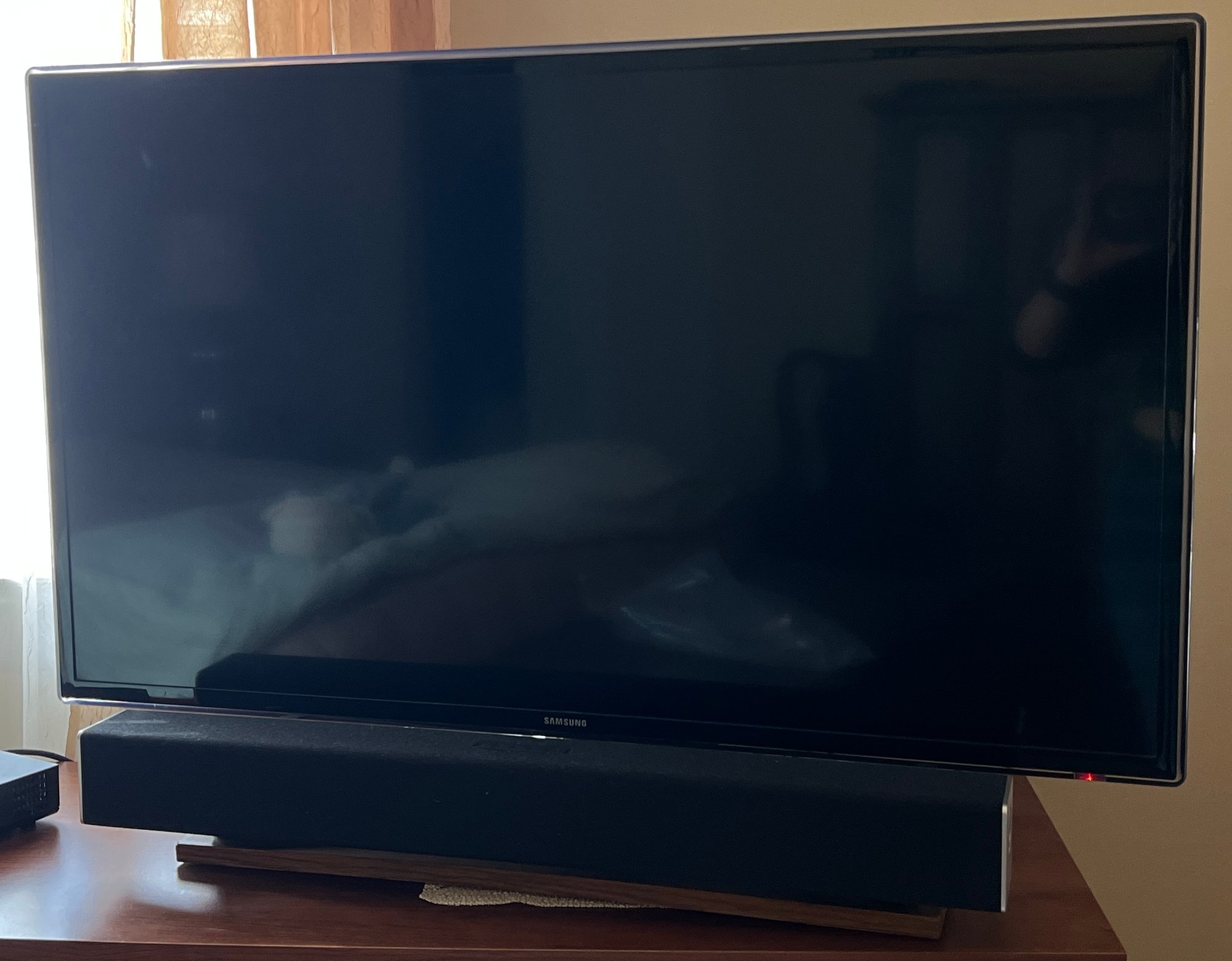 Samsung 40 Inch Smart LED HDTV Model: UN40F6300AF & Vizio 28 Inch 2.0 ...
