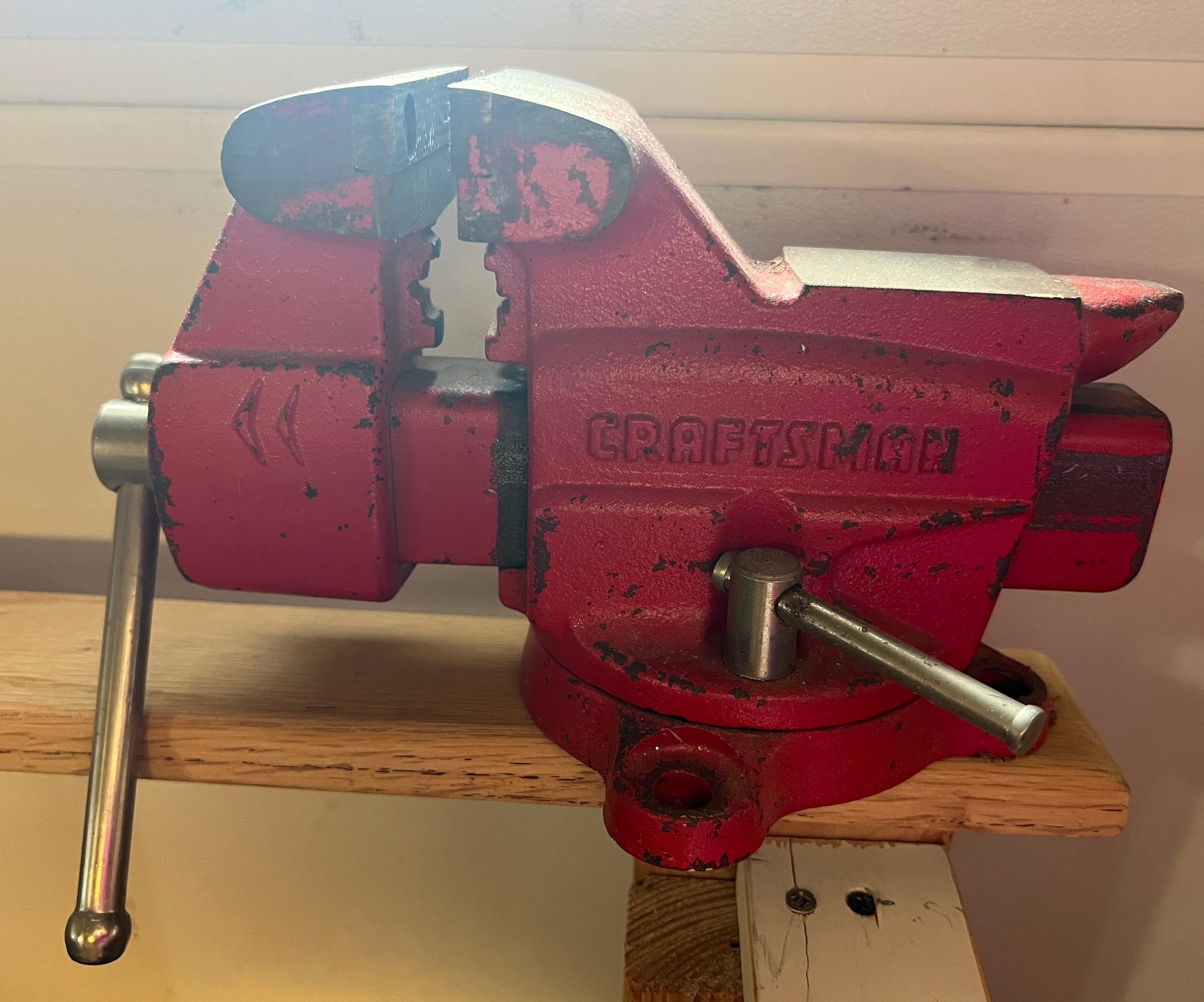 Craftsman Tabletop Vice #110836 | Auctionninja.com