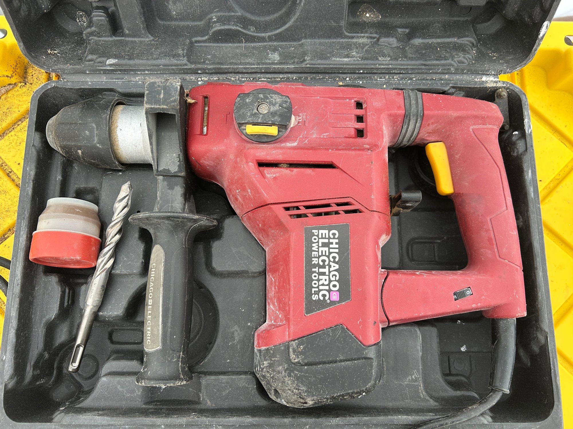 Chicago Electric 1-1/8" SDS Rotary Hammer With Hard Case, Model 69274 ...