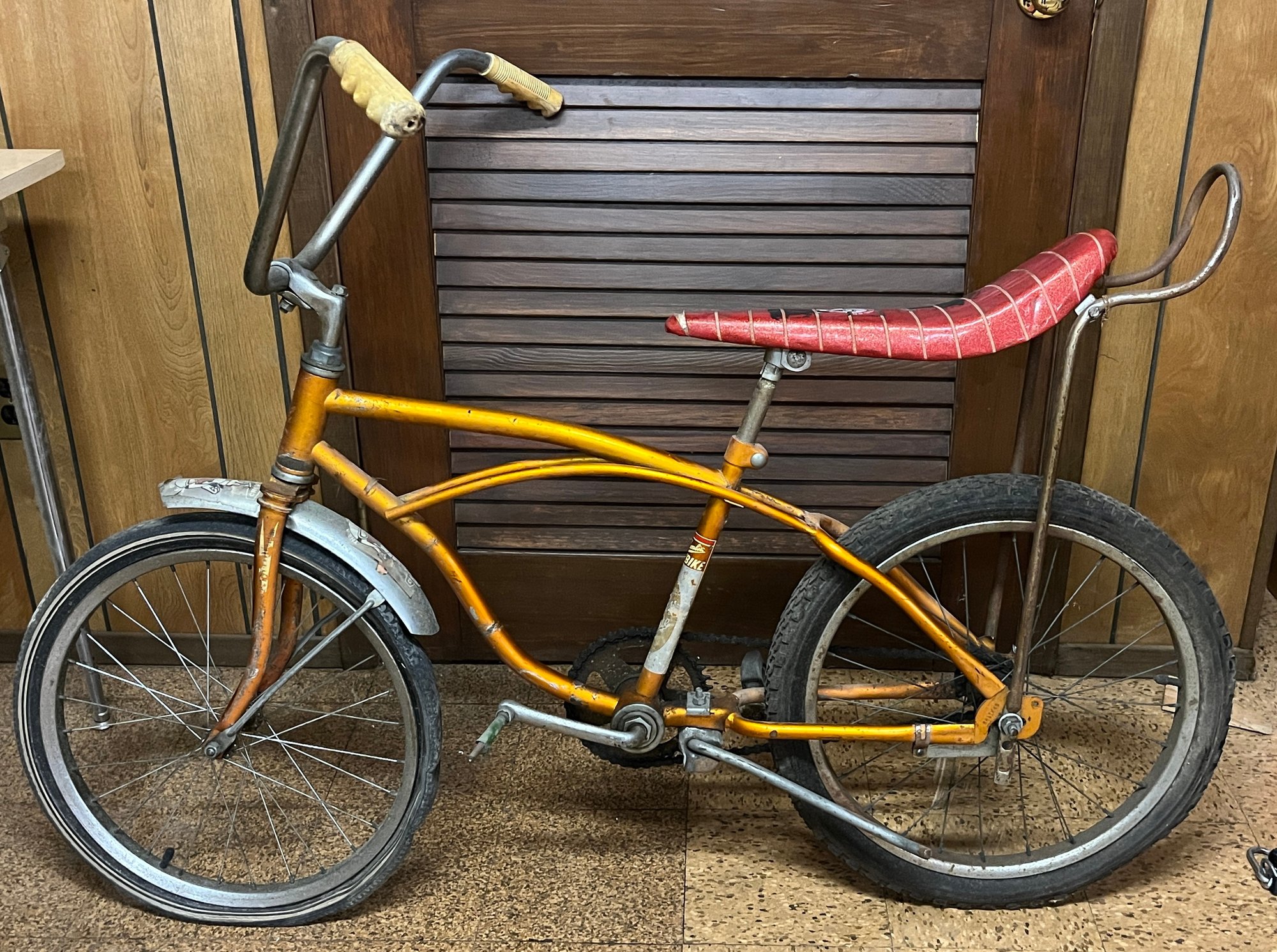 Vintage Columbia Playbike With Banana Seat #136616 | Auctionninja.com