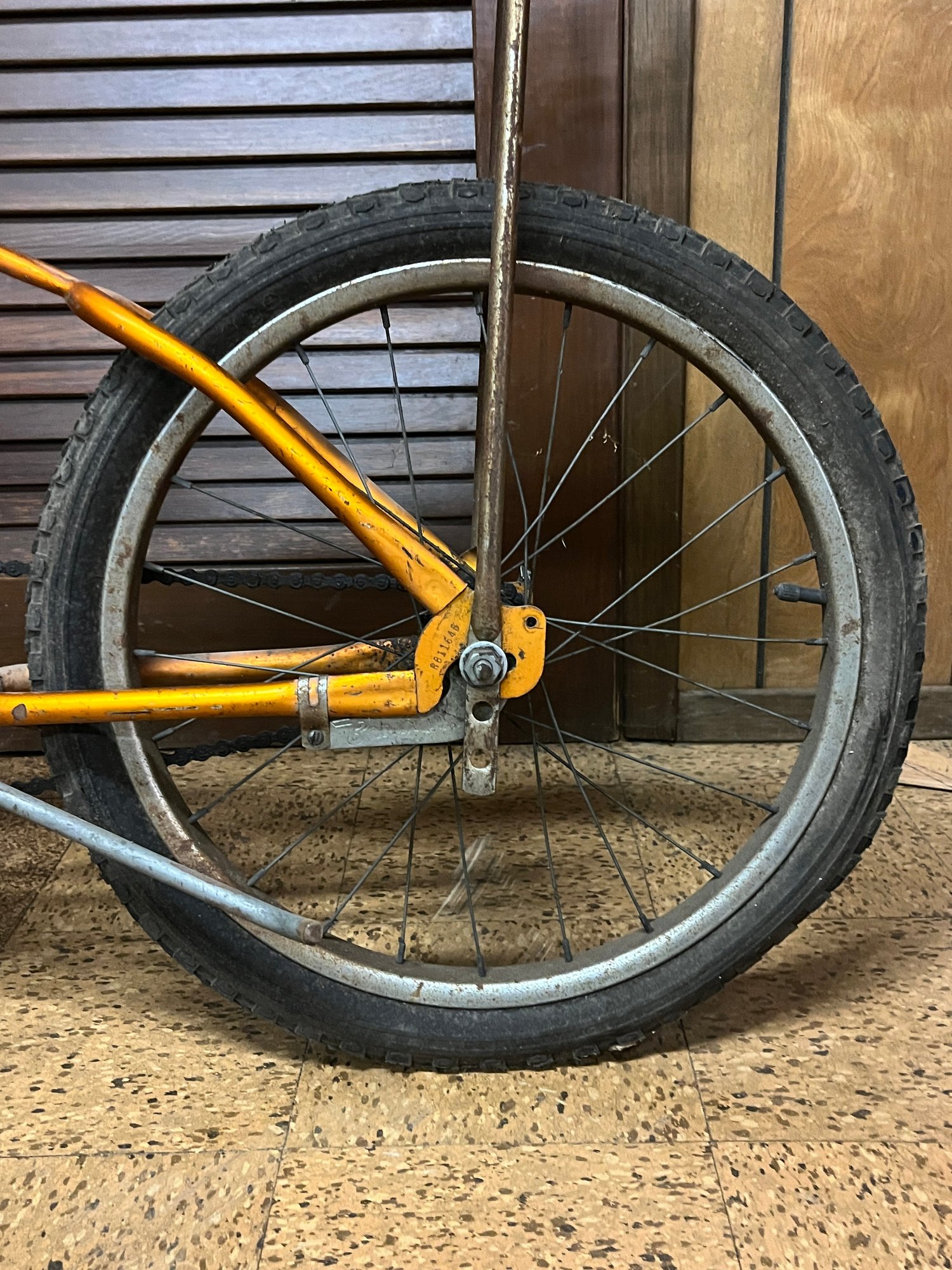 Vintage Columbia Playbike With Banana Seat #136616 | Auctionninja.com