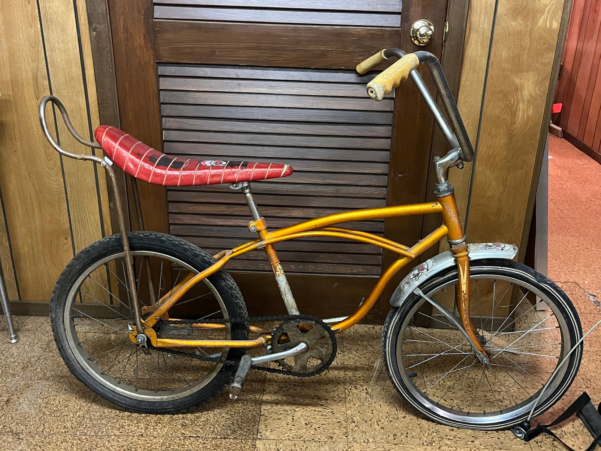 Vintage Columbia Playbike With Banana Seat #136616 | Auctionninja.com