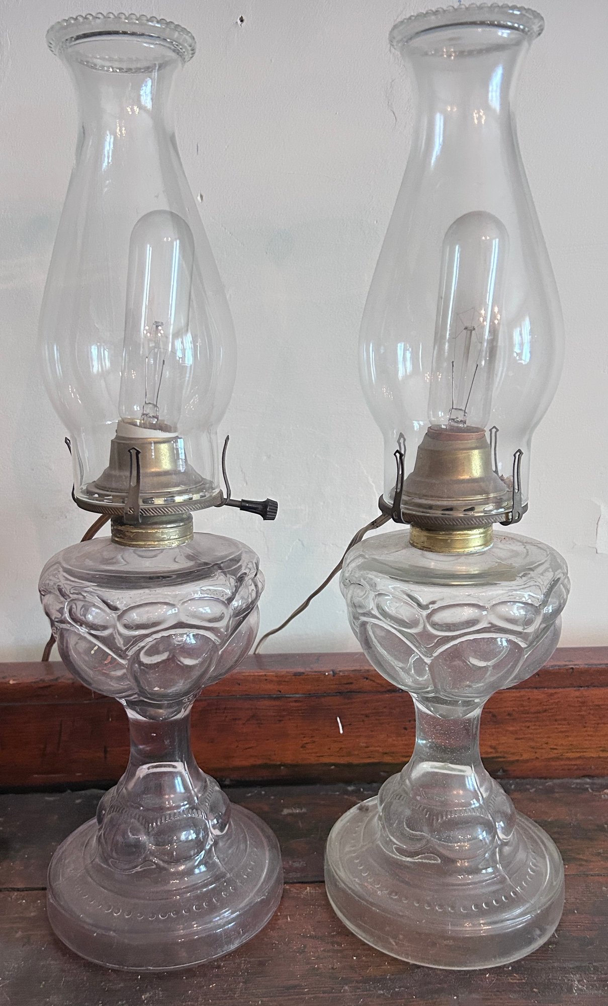 Vintage Glass Oil Lamps #134297 | Auctionninja.com