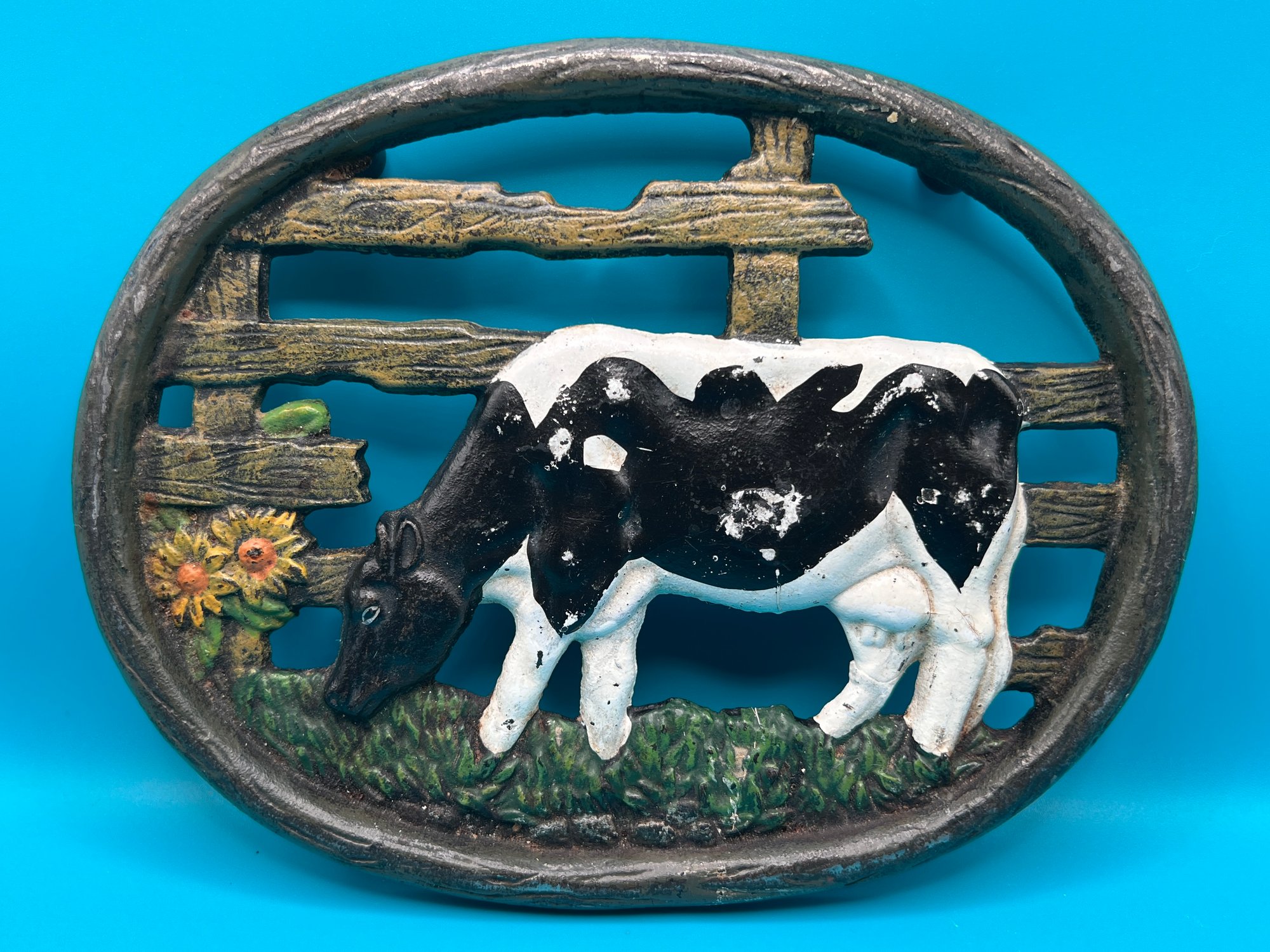 Cast Iron Hand Painted Cow Gazing Trivet #113262 | Auctionninja.com