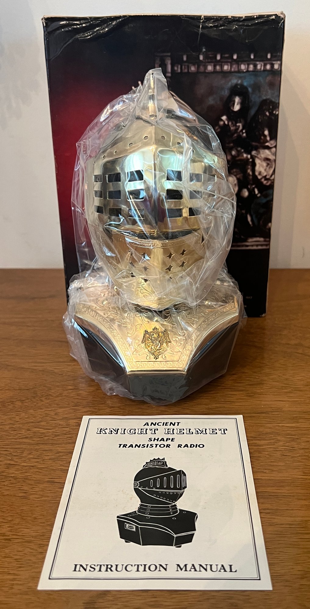 Waco Ancient Knight Helmet Transistor Radio With Box #109178 ...