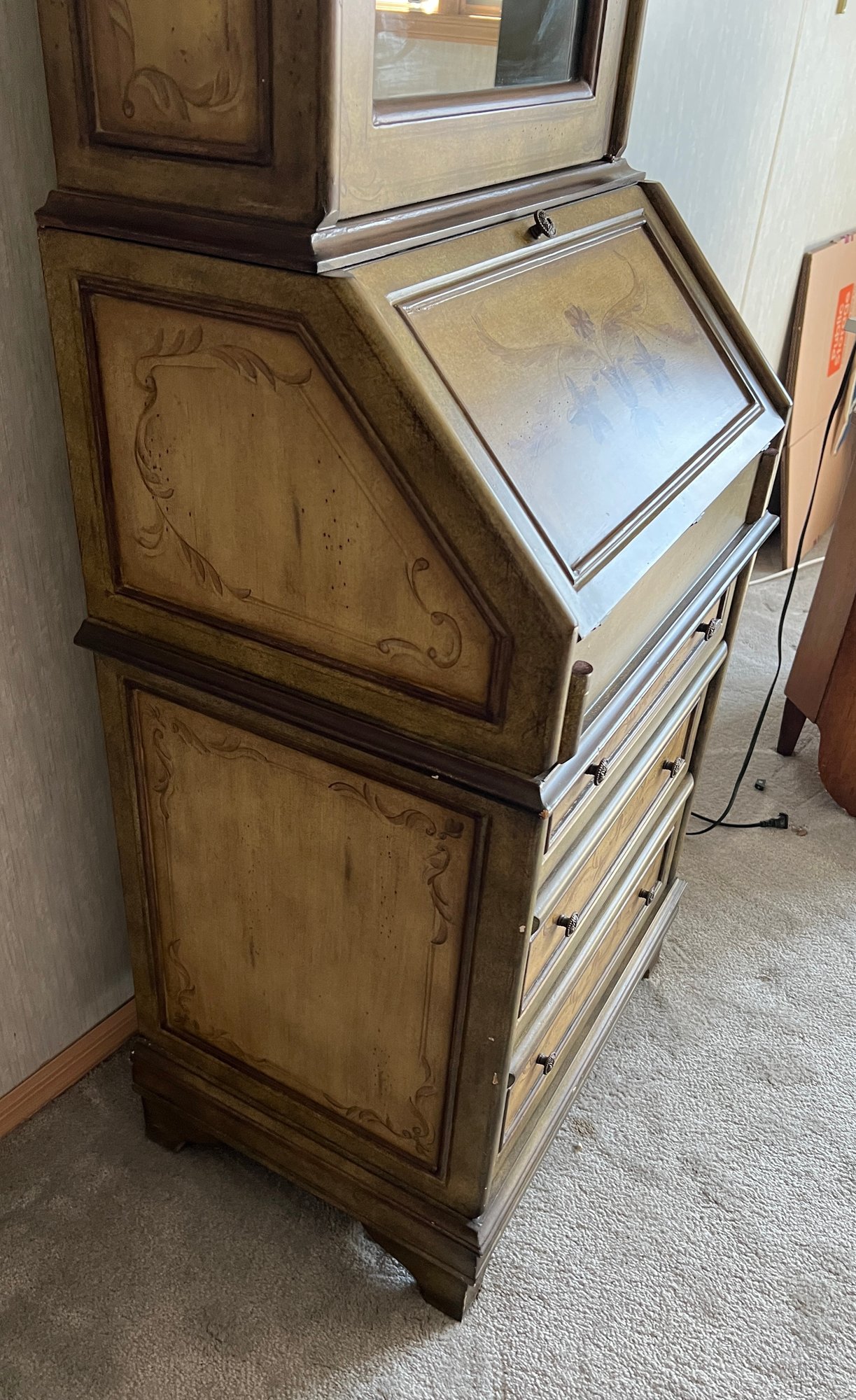 Stein World Lighted Secretary Curio Desk #130226 | Auctionninja.com