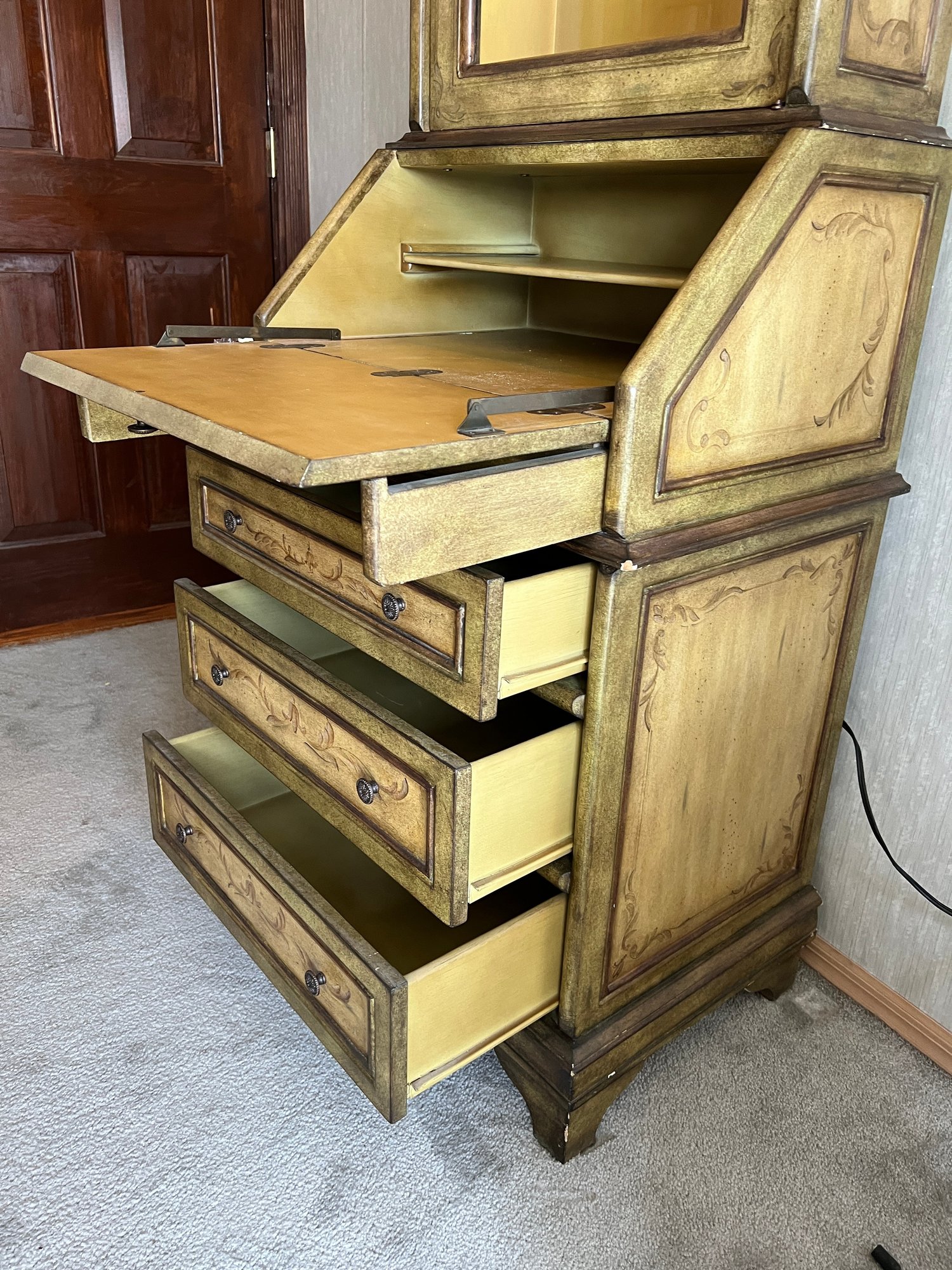 Stein World Lighted Secretary Curio Desk #130226 | Auctionninja.com