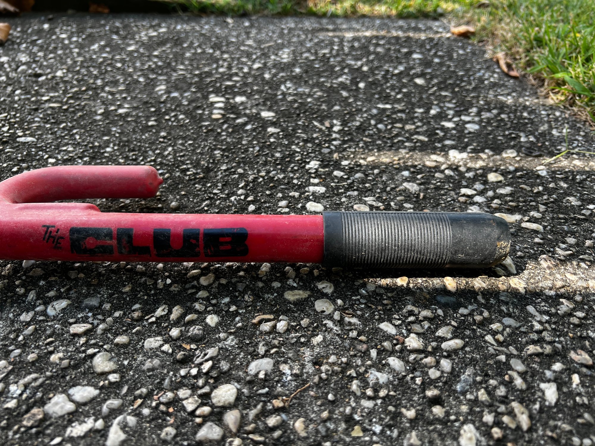 The Club Steering Wheel Lock With Key #143050 | Auctionninja.com