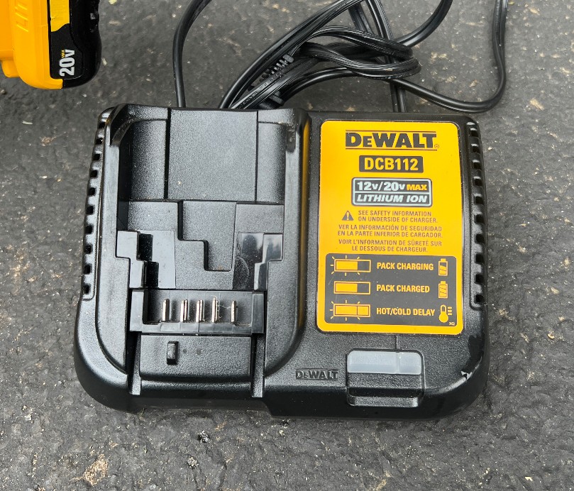 Dewalt 20V Cordless Battery 22 Inch Hedge Trimmer DCHT820B, 20V Battery ...