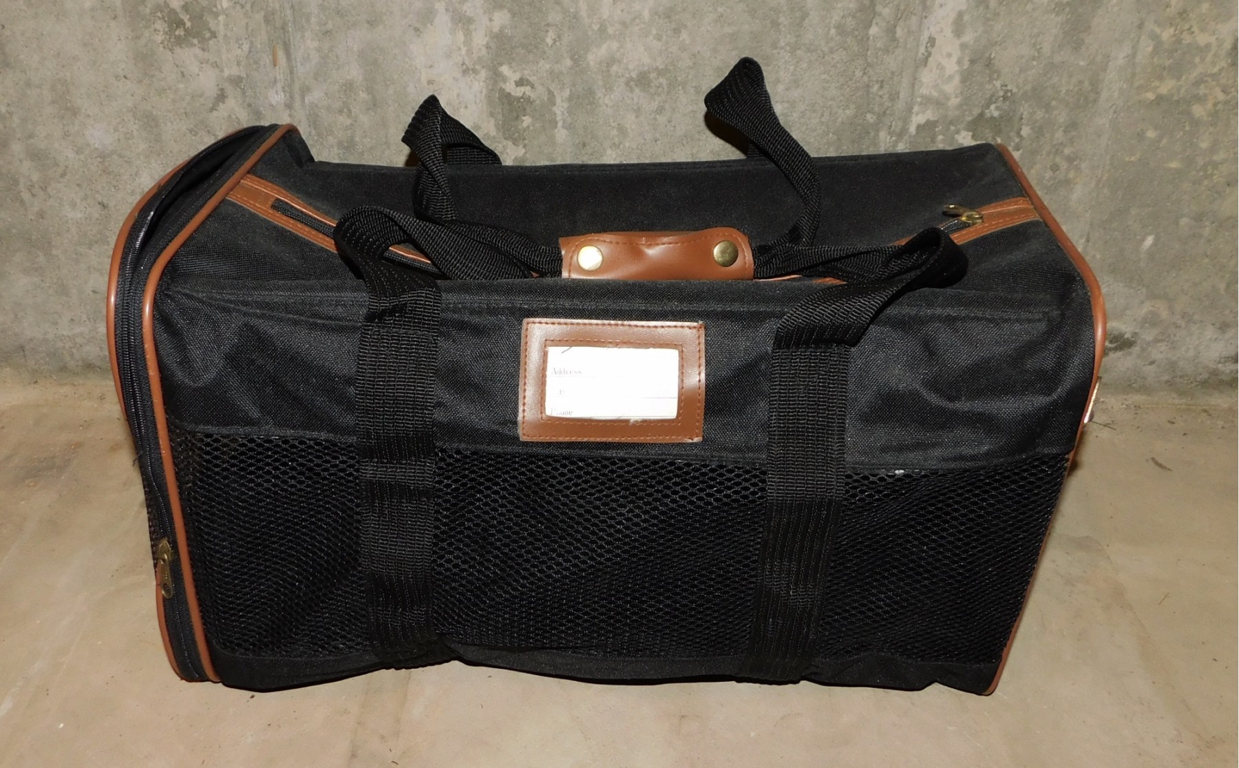Small Animal Carry Case #40557 | Auctionninja.com