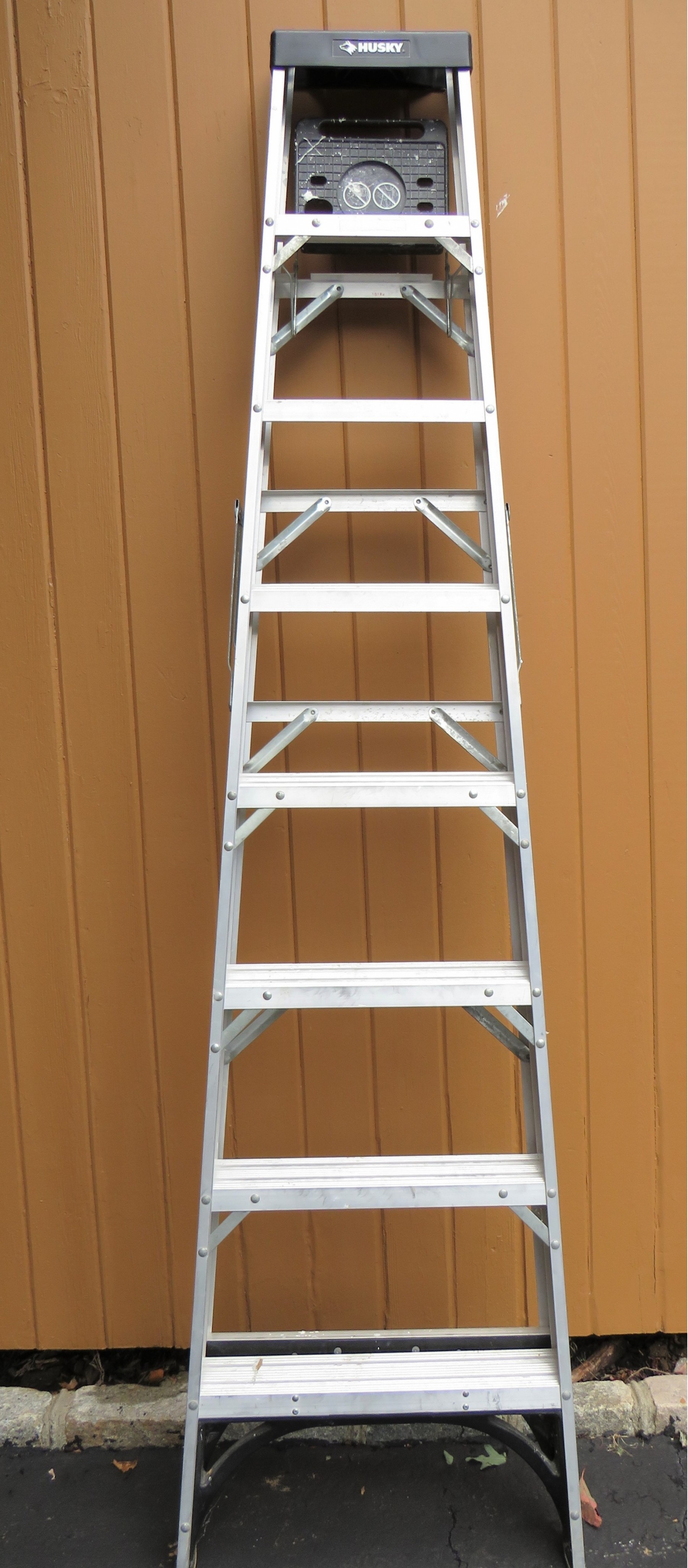 Husky #ASL1-8/8 Ft. Aluminum Ladder #45018 | Auctionninja.com