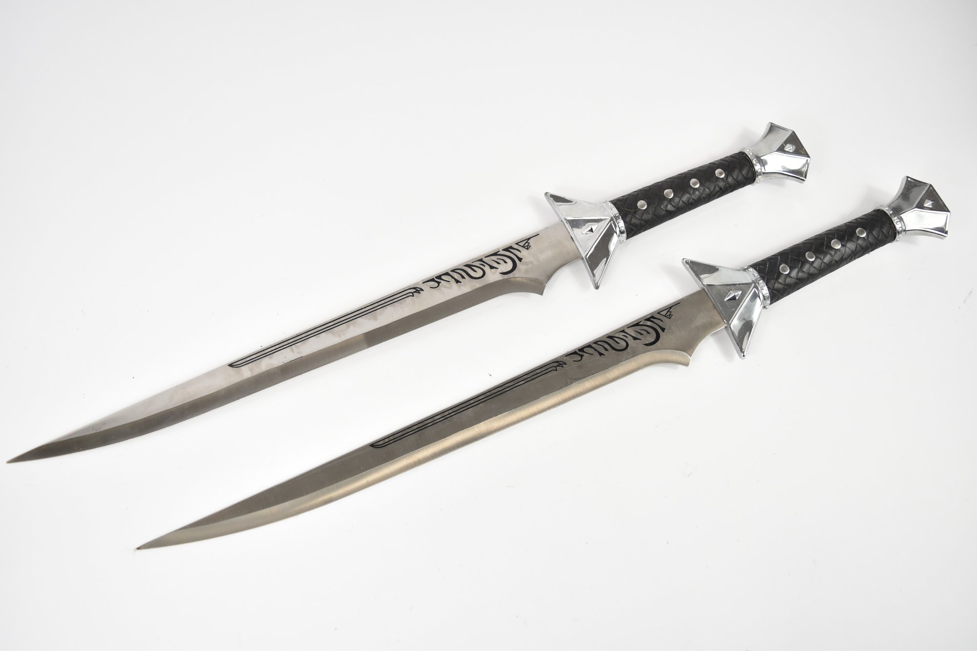 Drizzt Do'Urden Icingdeath Twinkle Swords 26" - 2 Total #11148 ...