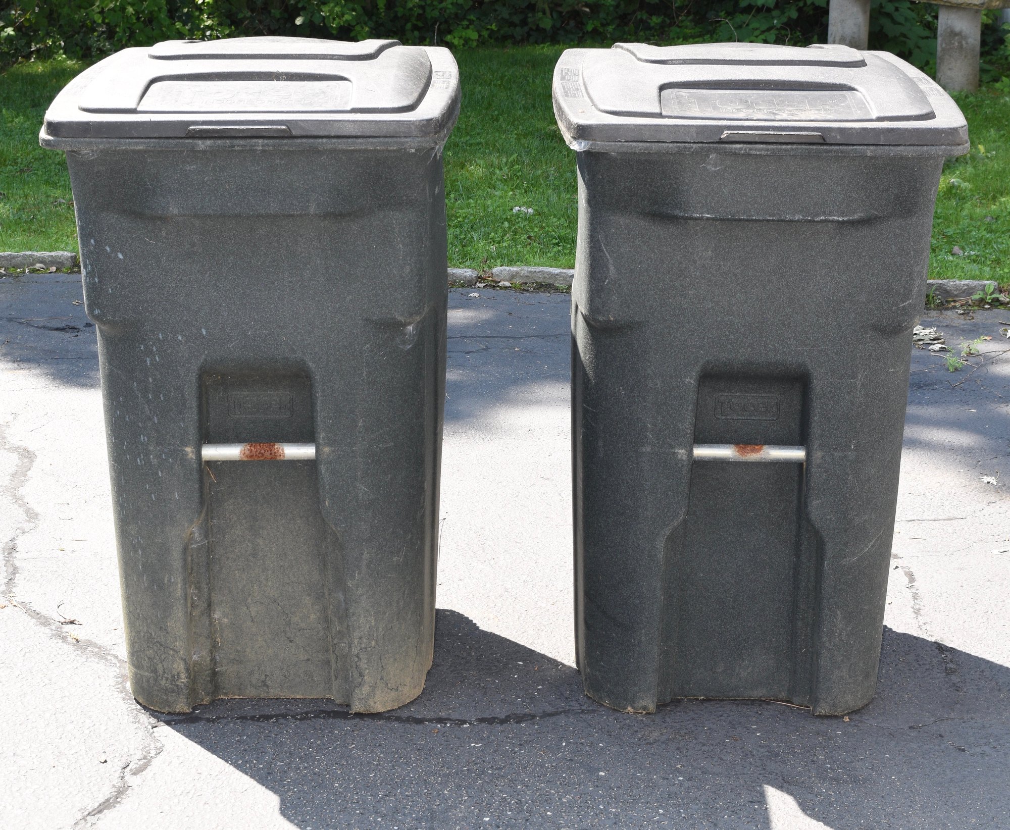 Toter 64 Gallon Rolling Garbage Cans Heavy Duty Trash Can - 2 Total ...