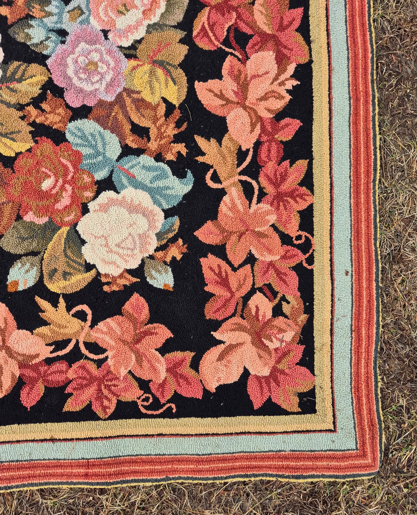 Vintage Hooked Floral Rug (CTF20) #46866 | Auctionninja.com