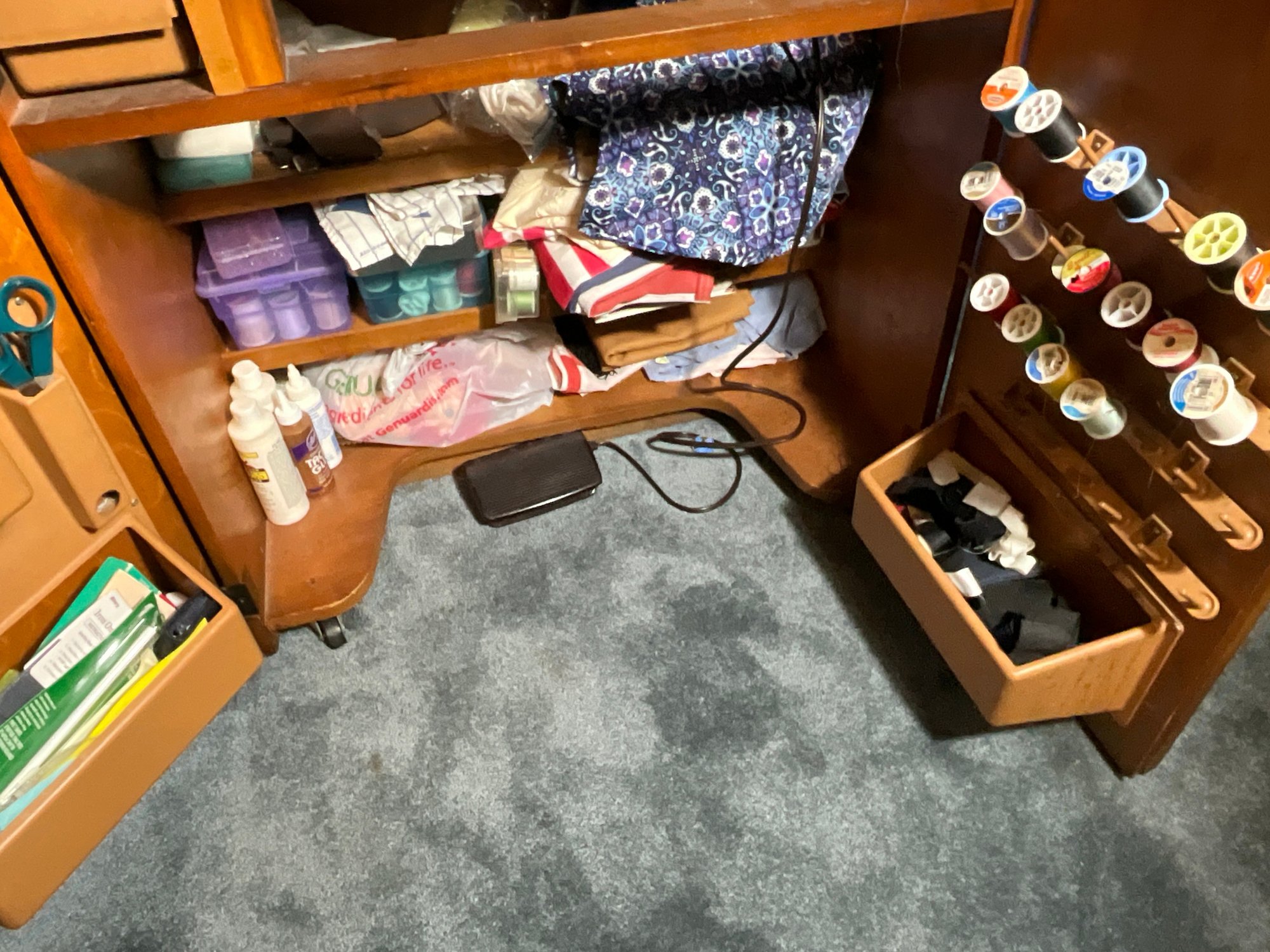 Vintage Singer Sewing Table And Stand #53649 | Auctionninja.com