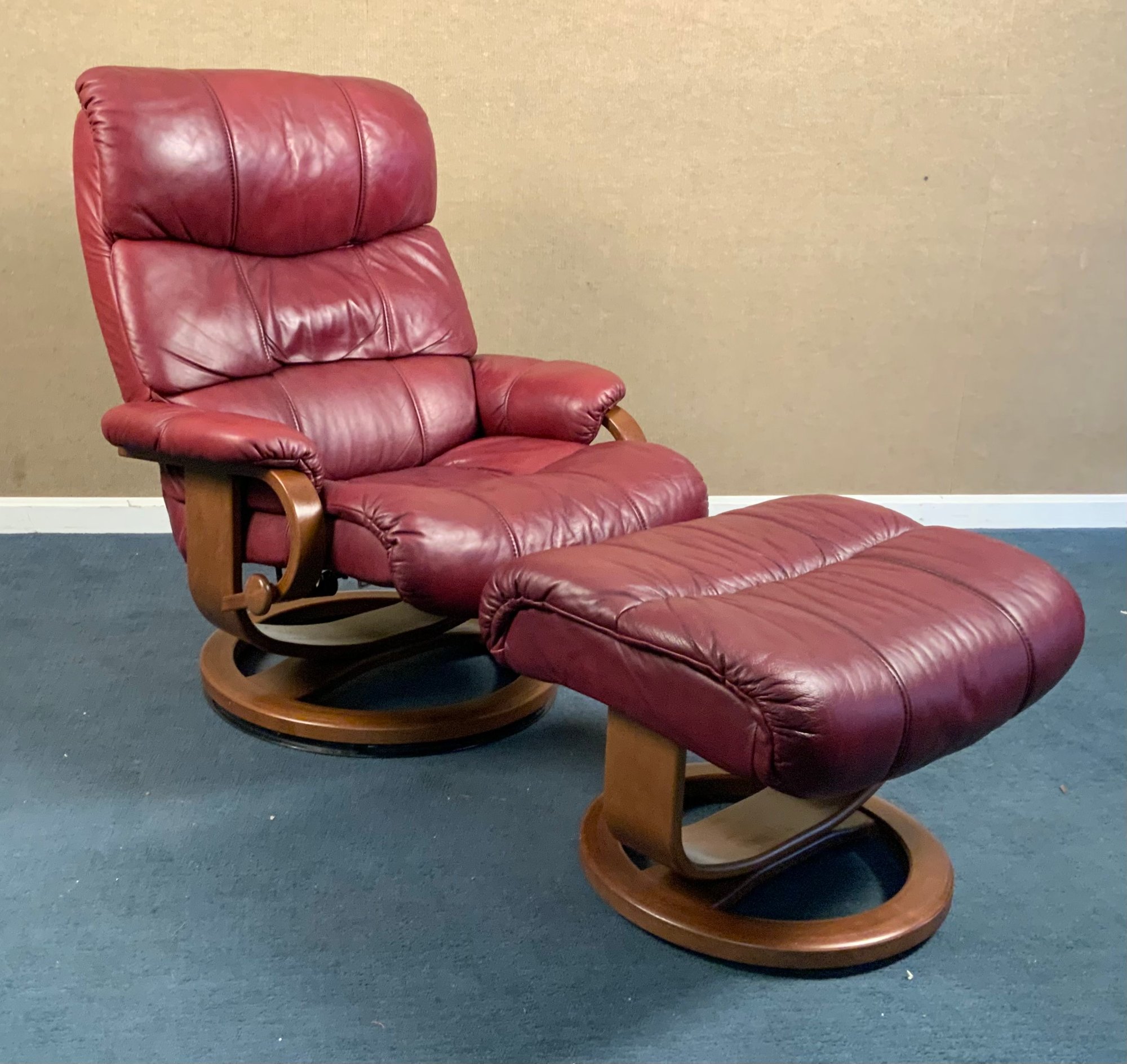 Palliser Stressless Style Leather Lounge And Ottoman (CTF30) #43863 ...