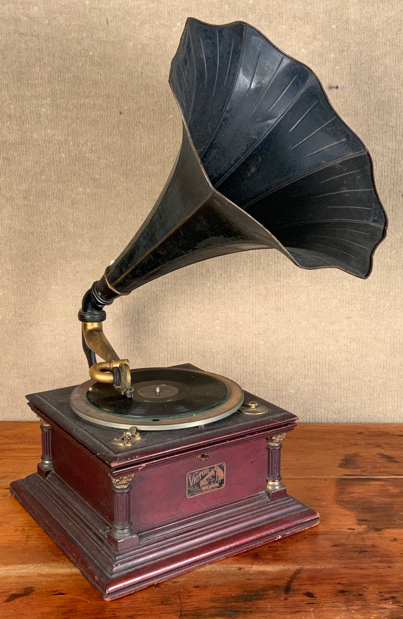Antique Victor Talking Machine Co. Victrola With Horn (CTF20) #41957 ...