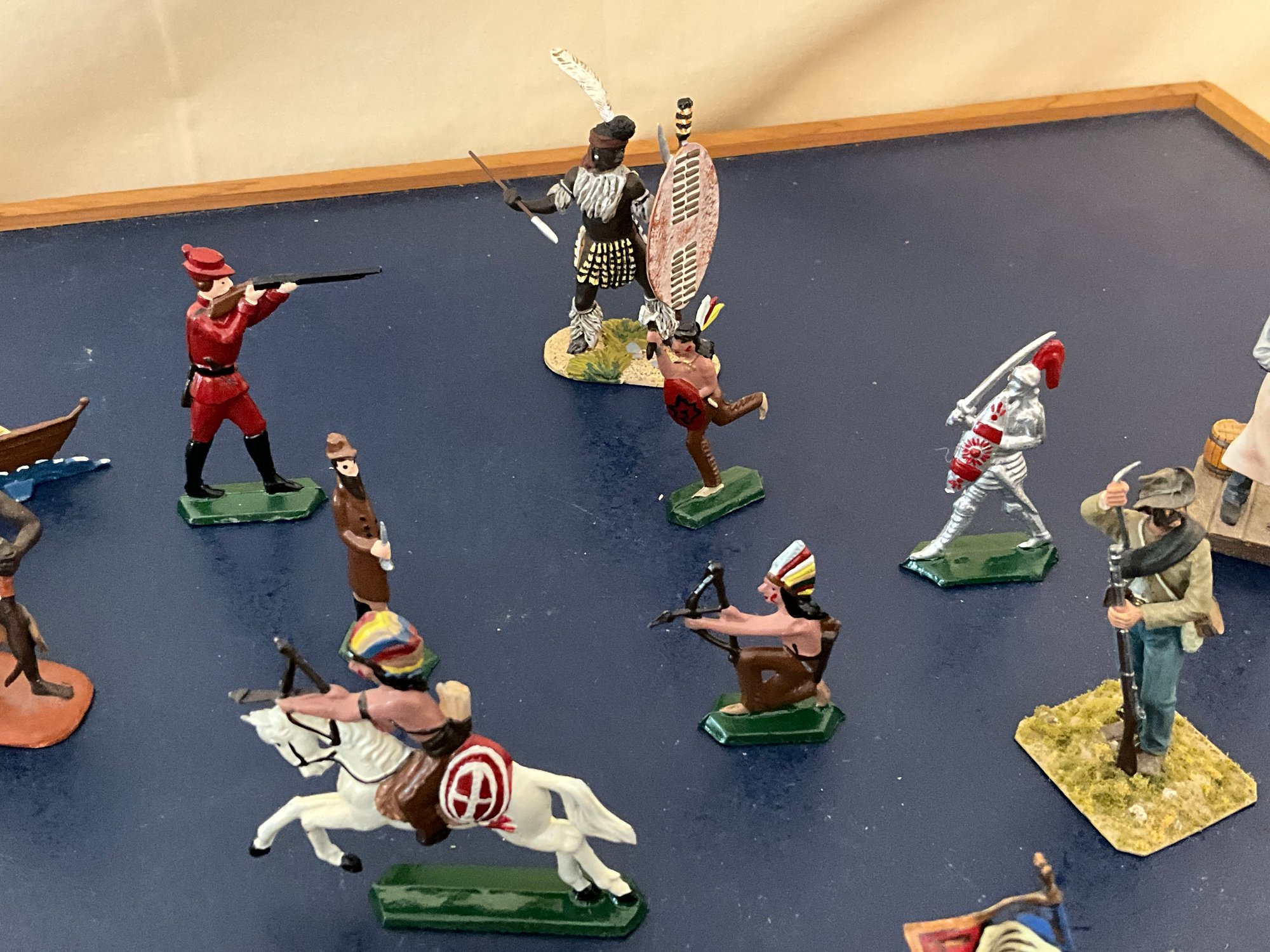 Lead Figures, Ship, Bison, Indians, Soldiers #41523 | Auctionninja.com
