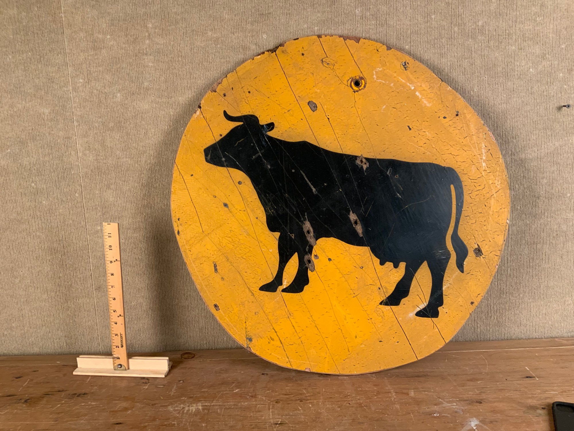 Vintage Painted Cow Crossing Sign (CTF10) #45114 | Auctionninja.com