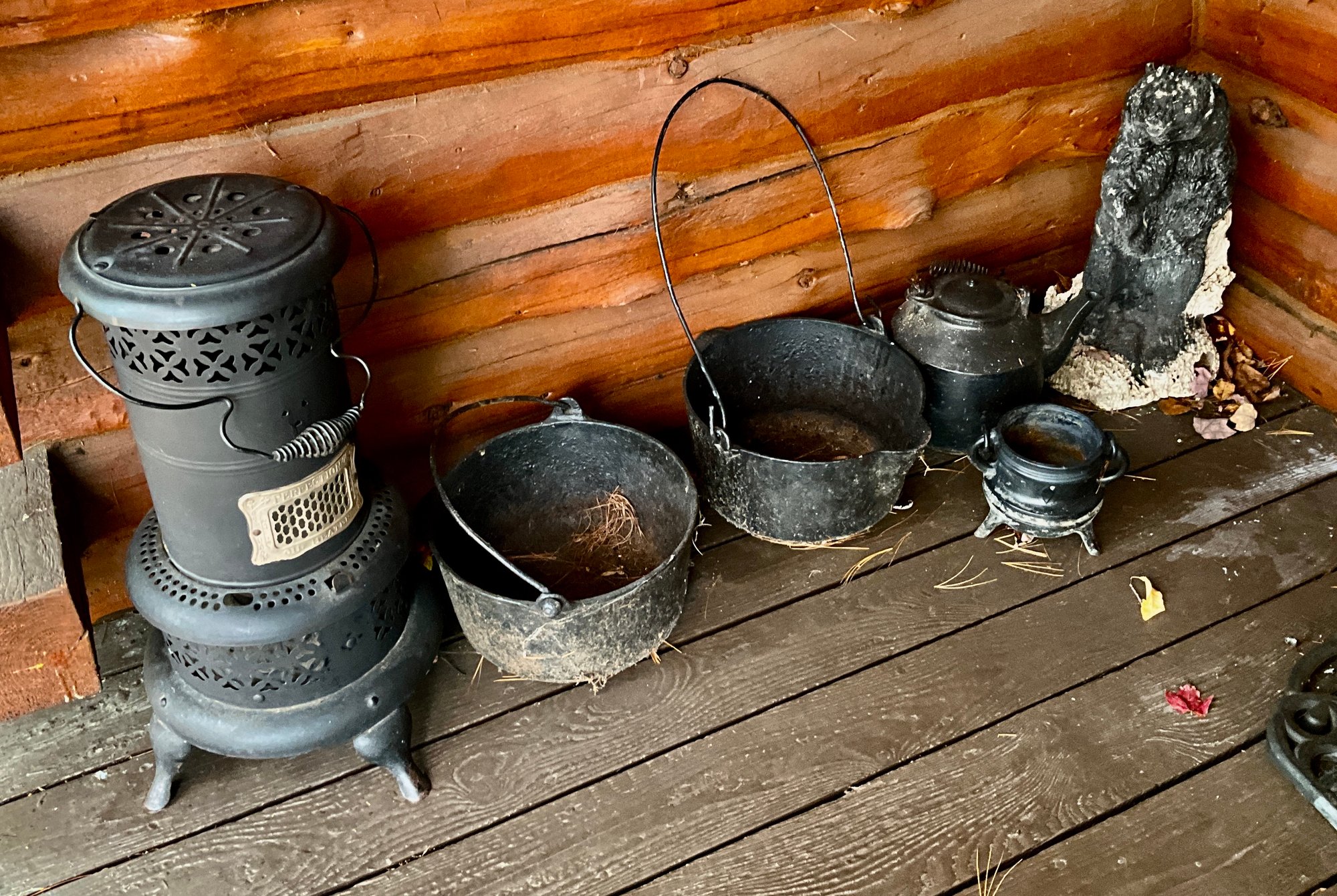 Perfection Oil Heater, Cast Iron Pots (local Pick Up Only) #31160 ...