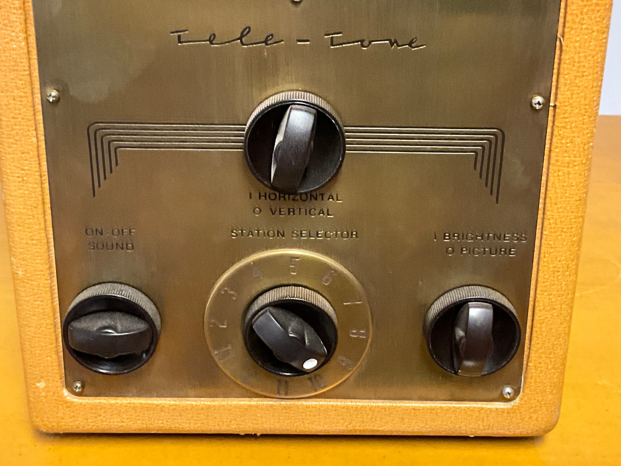 1949 Teletone Tabletop Television #35274 | Auctionninja.com