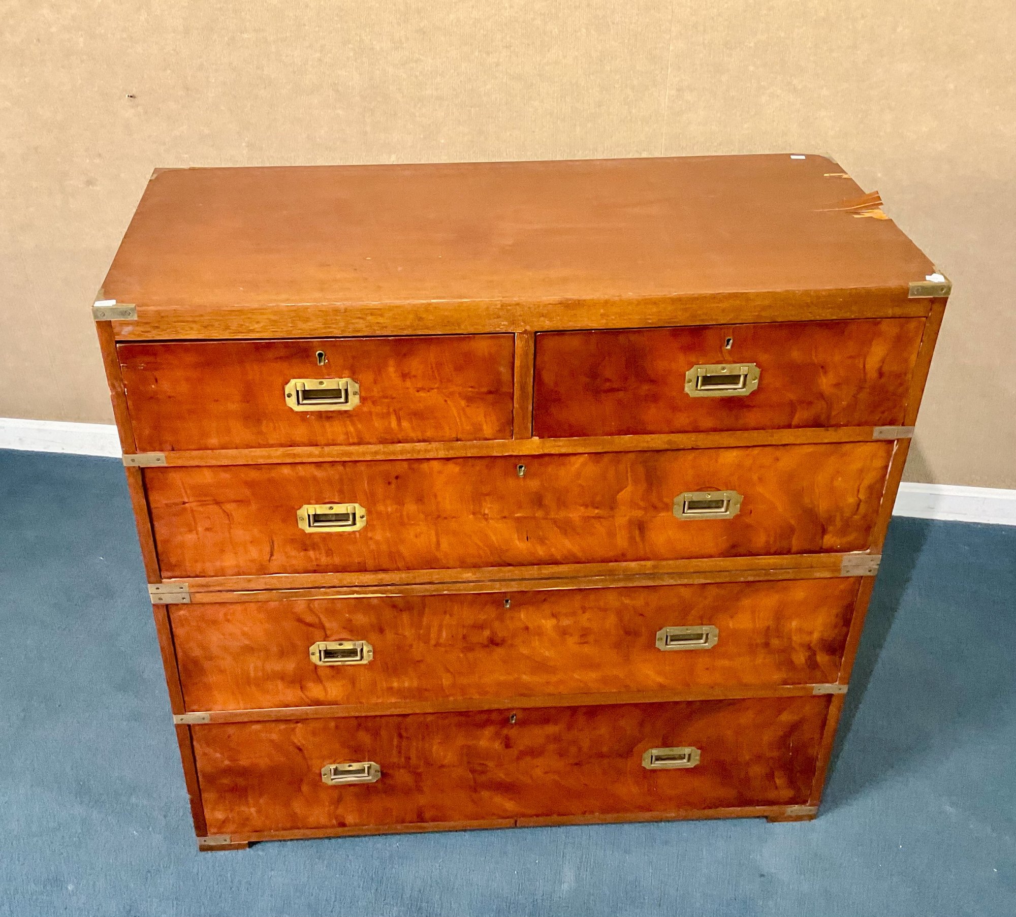 Vintage Campaign Chest (CTF30) #59227 | Auctionninja.com