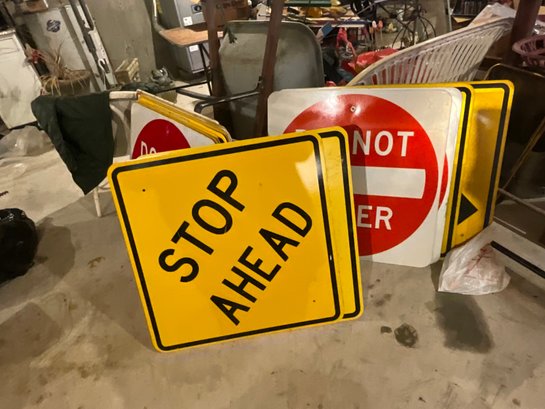 12 Metal Road Signs #54397 | Auctionninja.com