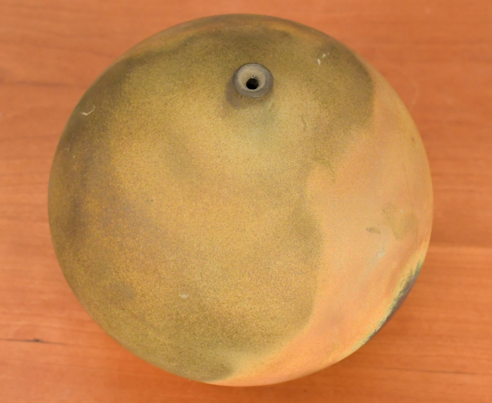 Sarah Russell, Vermont, Raku Pottery Vase (CTF10) #39097 | Auctionninja.com