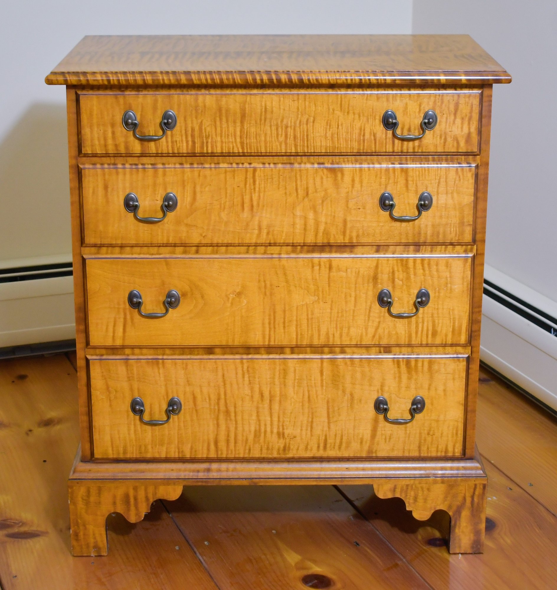 David Lefort Tiger Maple Bachelors Chest (CTF30) #51360 | Auctionninja.com