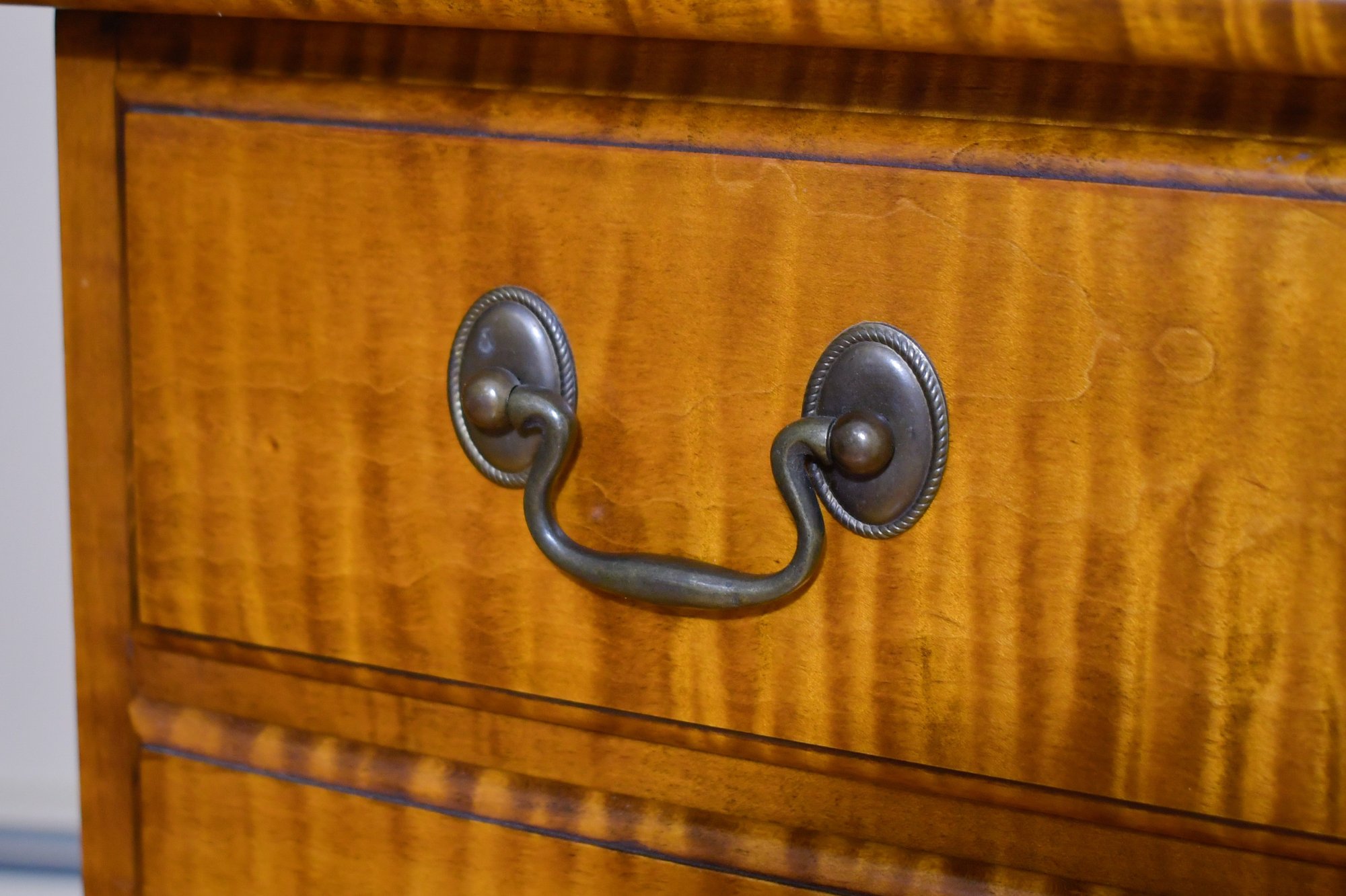 David Lefort Tiger Maple Bachelors Chest (CTF30) #51360 | Auctionninja.com