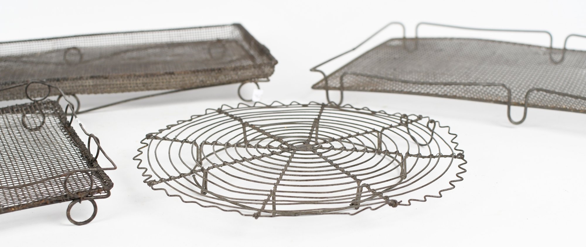 Five Vintage Wire Work Trays (CTF10) #36420 | Auctionninja.com