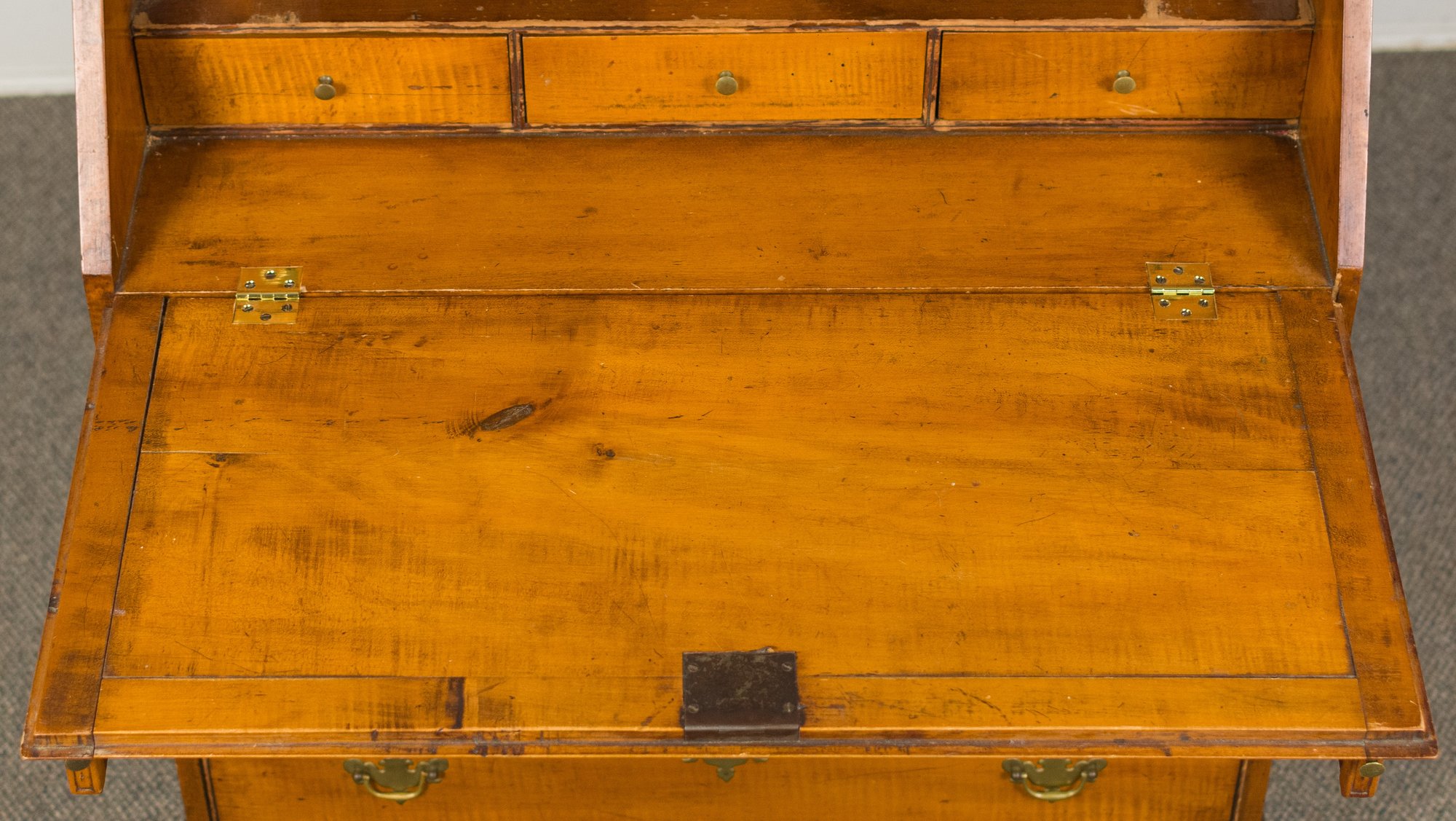 Antique Diminutive Tiger Maple Desk (cTF20) #52471 | Auctionninja.com