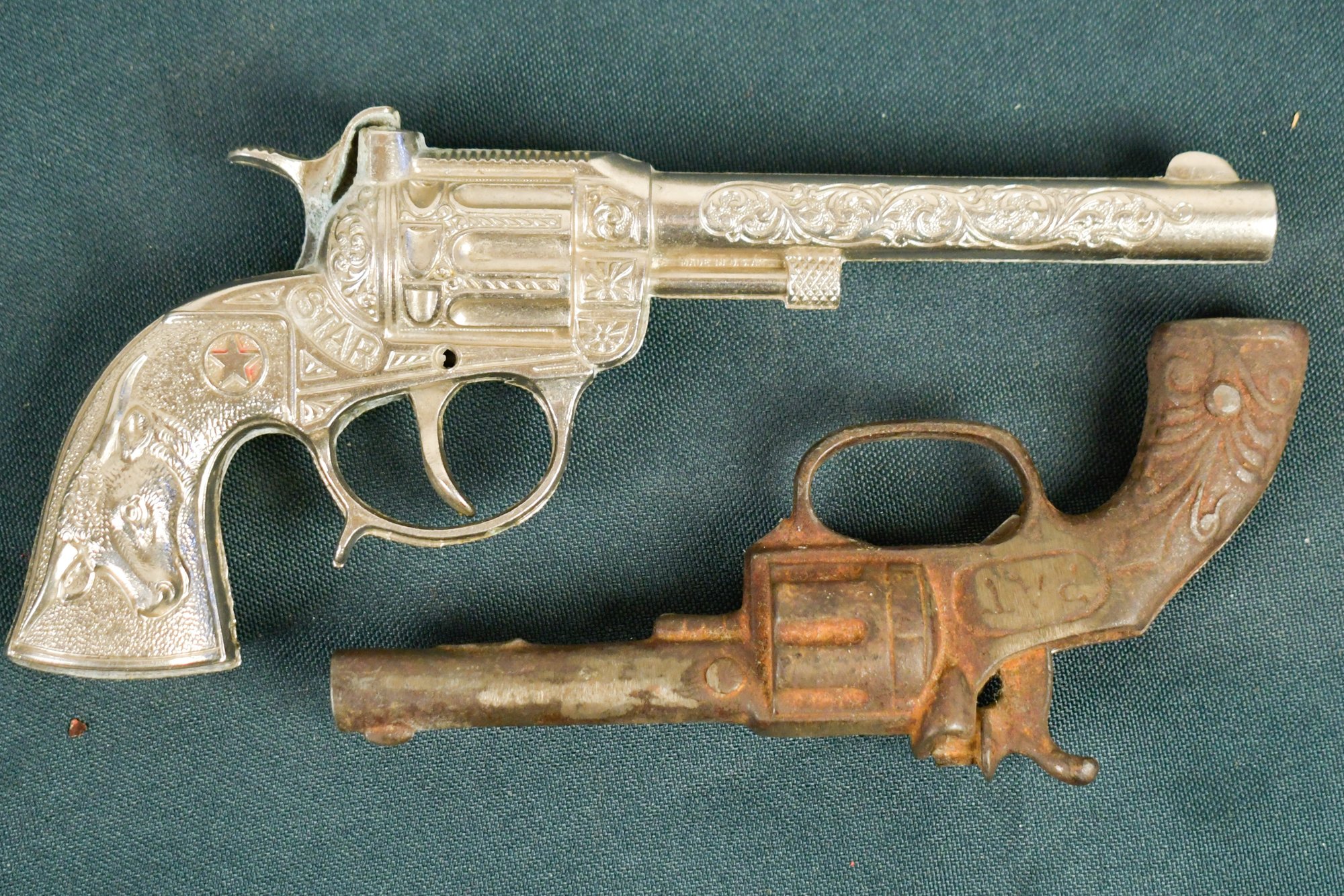 Antique Lead Toys And Cap Guns, 26pcs. (CTF20) #46965 | Auctionninja.com