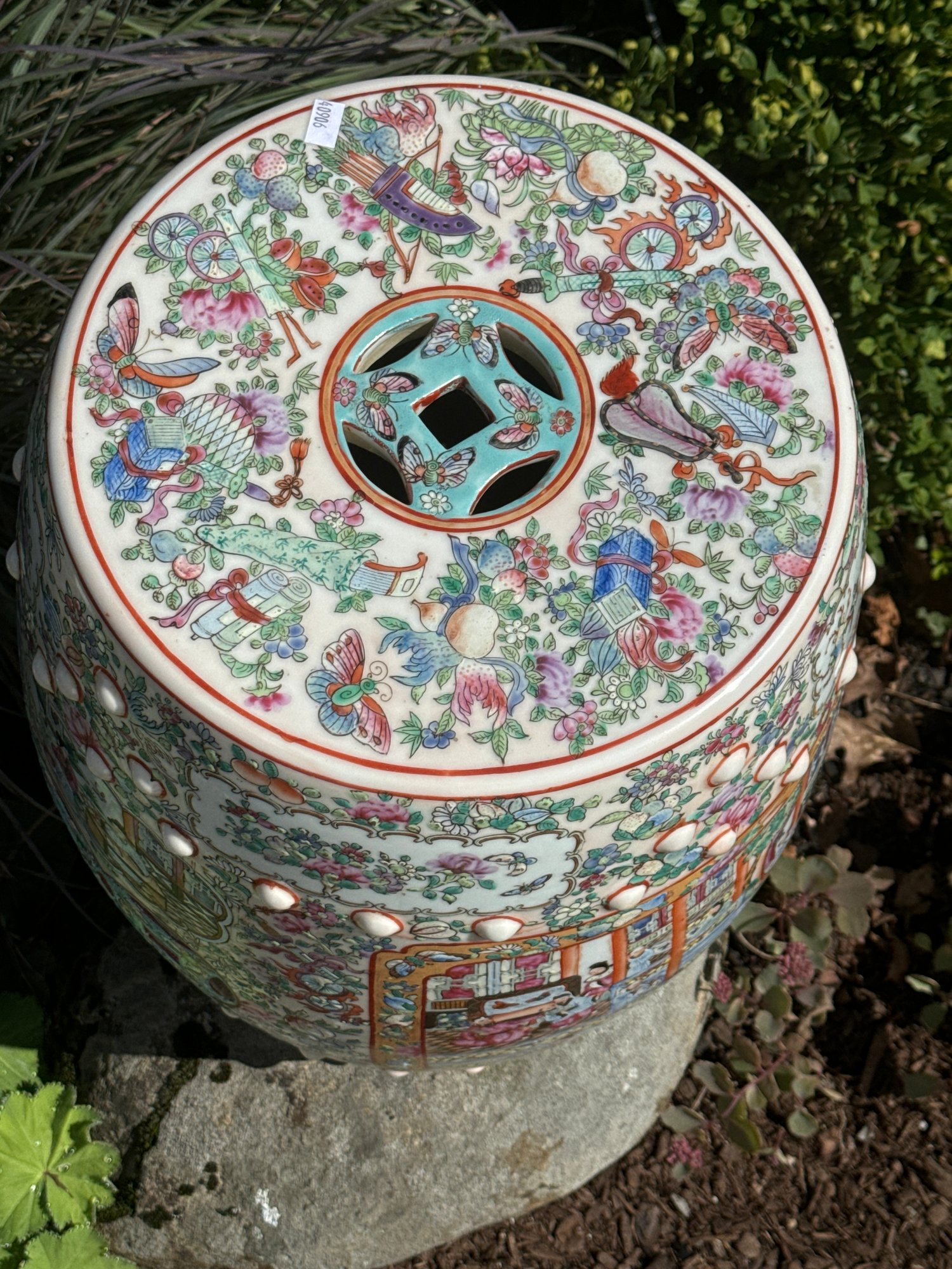 20th C. Rose Medallion Garden Seat (CTF10) #40906 | Auctionninja.com