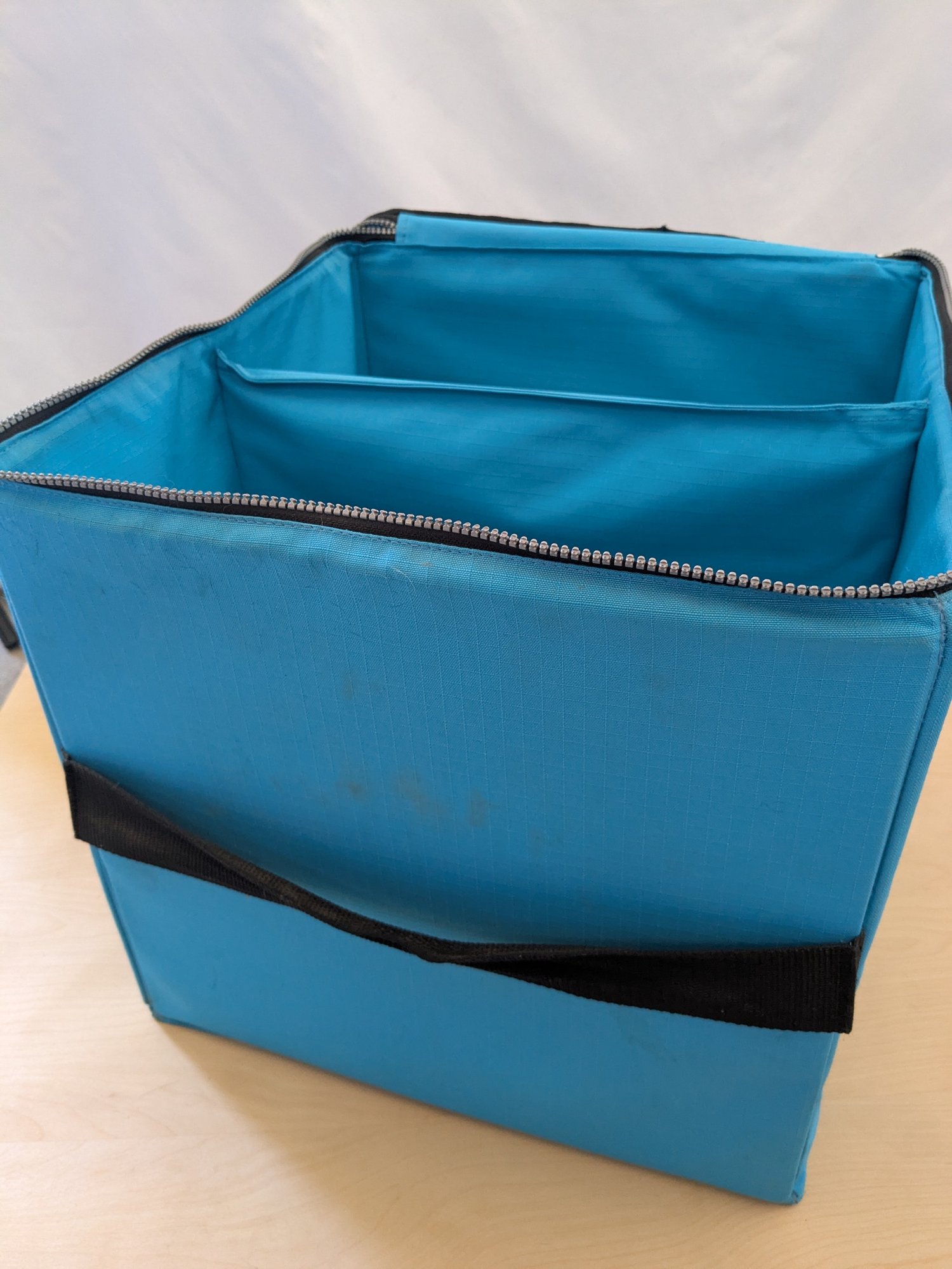 Collapsible Canvas Cube Tote #1155 | Auctionninja.com