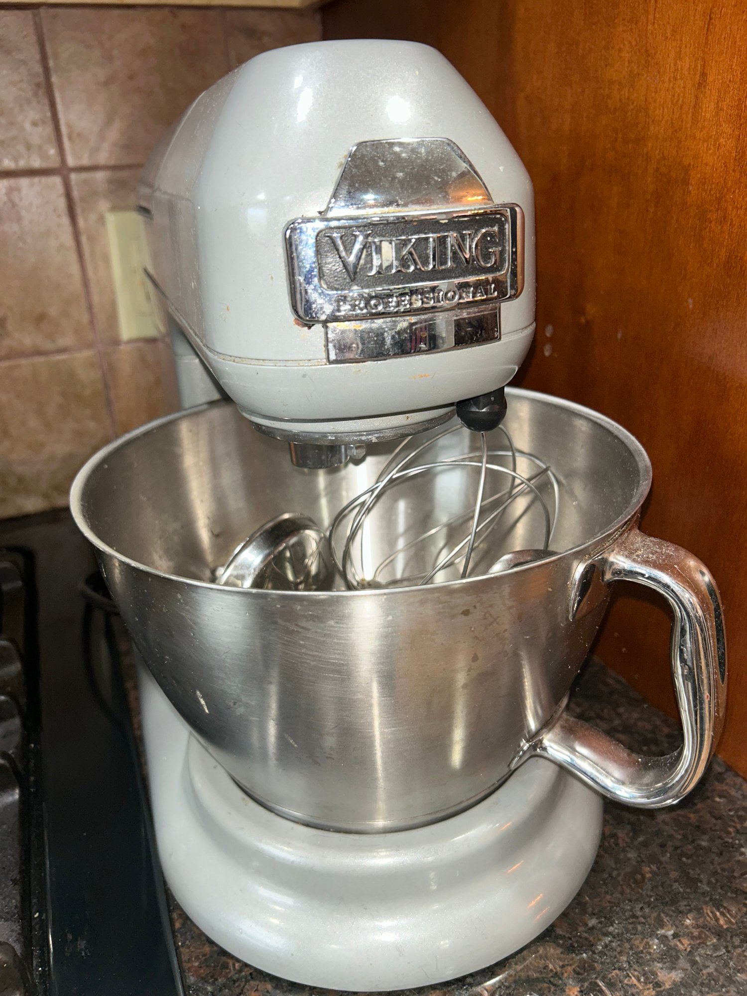 Viking Professional Mixer With Blender Attachment #34903 | Auctionninja.com