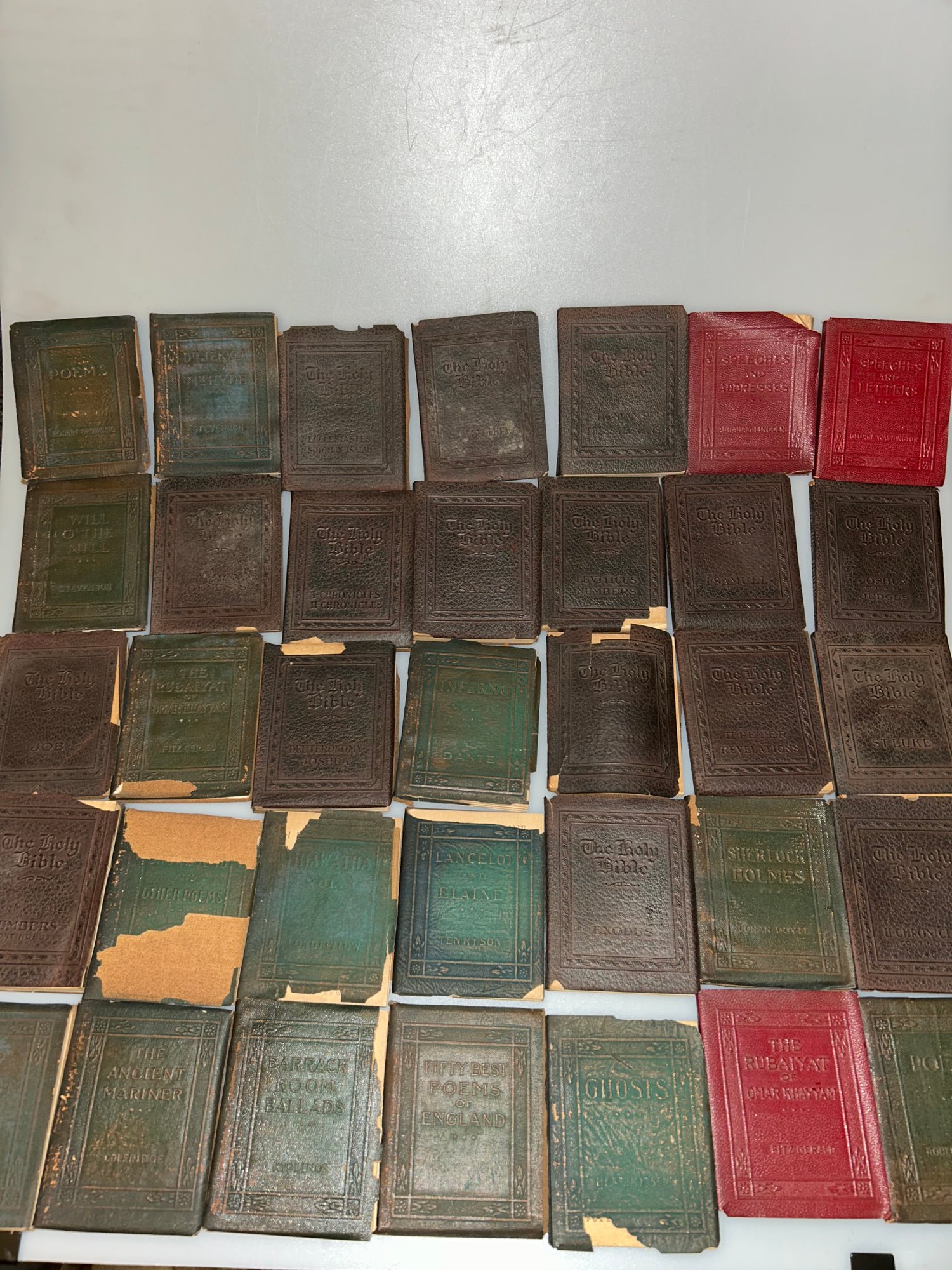 36 Antique Little Leather Library Books #35124 | Auctionninja.com