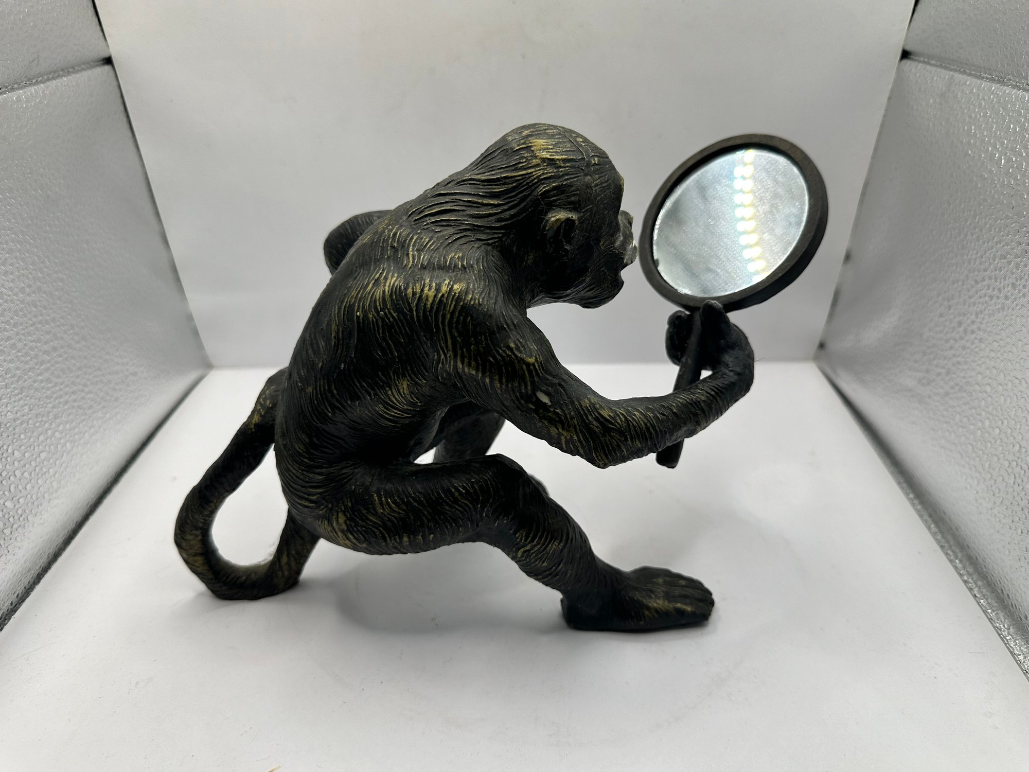 Monkey Seeing His Reflection In Mirror #32926 | Auctionninja.com