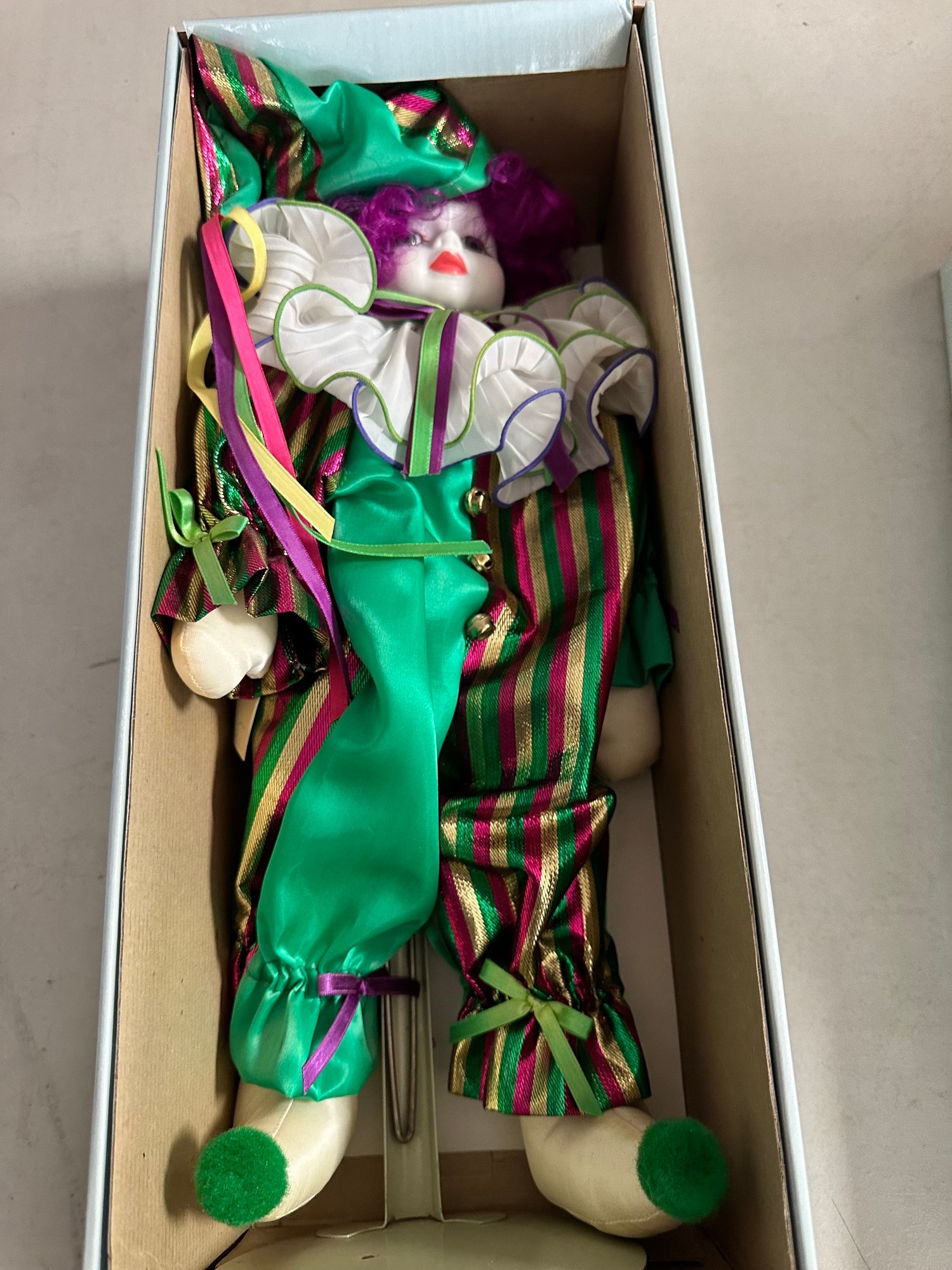 BETTY JANE CARTER~Muscal Porcelain NICKI Clown Doll~Plays "Cabaret ...