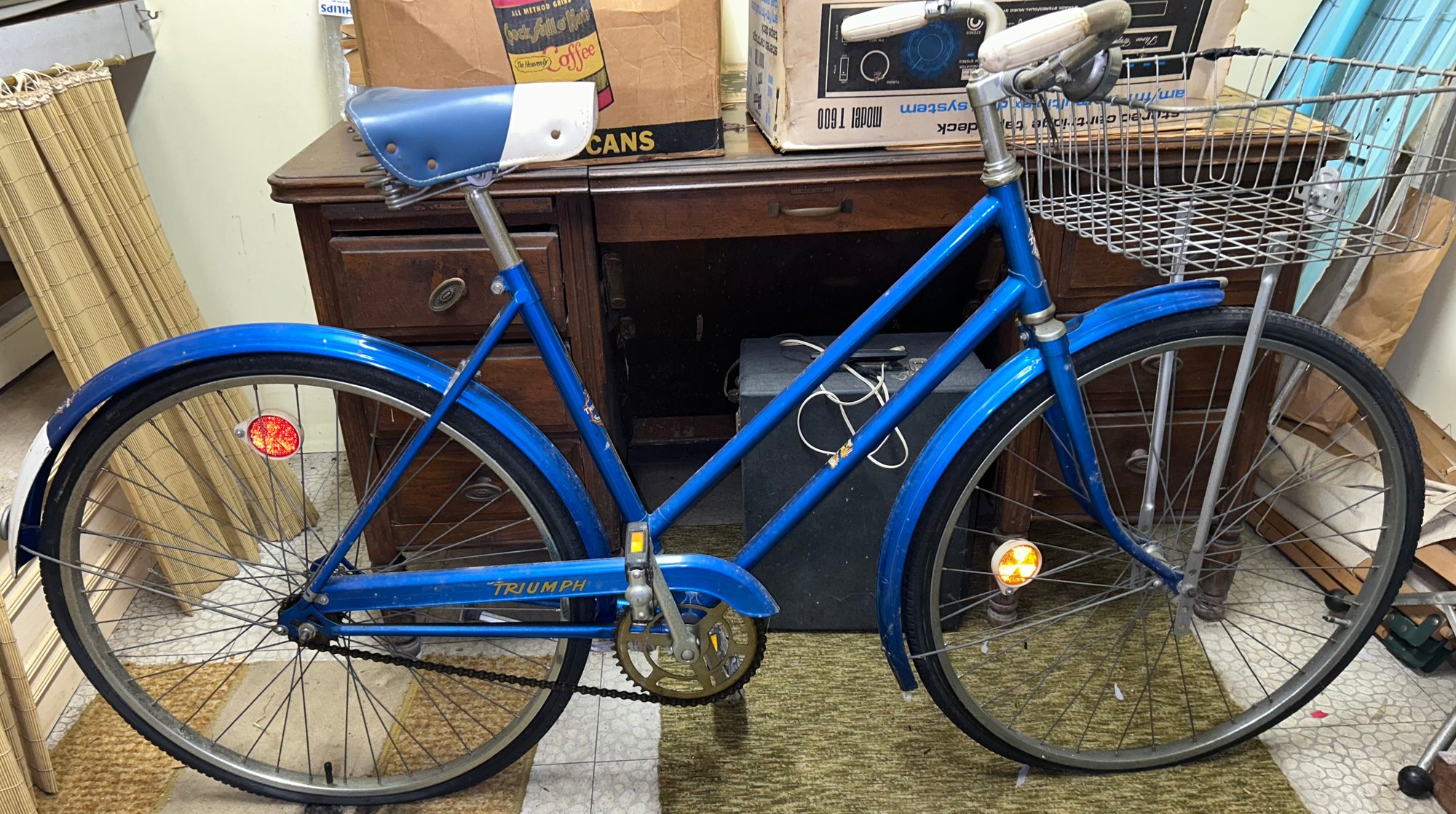 Vintage Triumph Bicycle, Bkue #35513 | Auctionninja.com