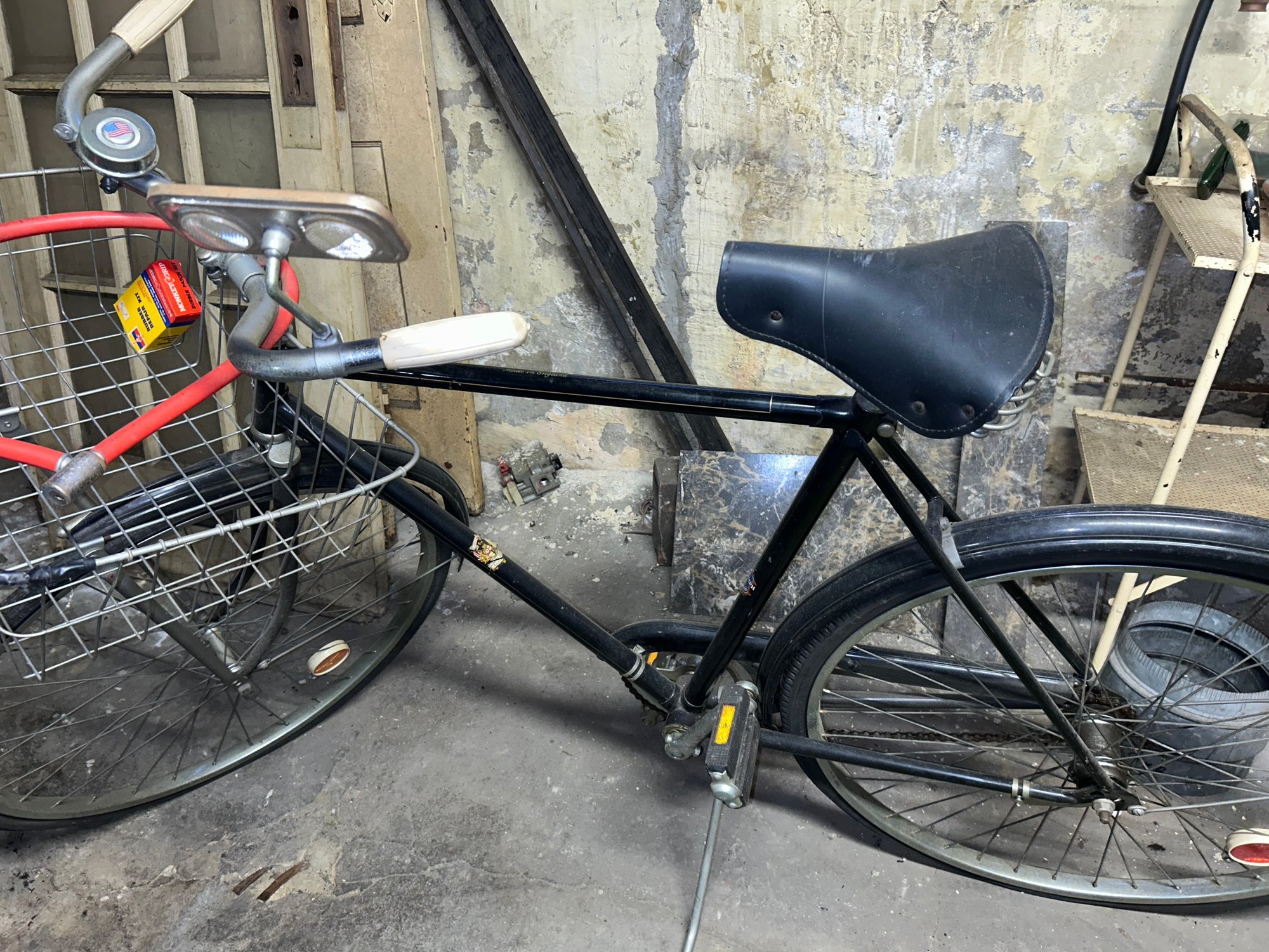 Vintage Triumph Bicycle, Black #35514 | Auctionninja.com
