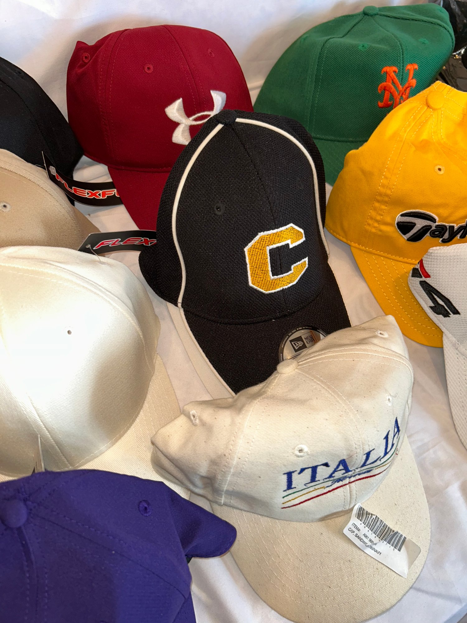 Lot Of 18 NWT Baseball Caps #35611 | Auctionninja.com