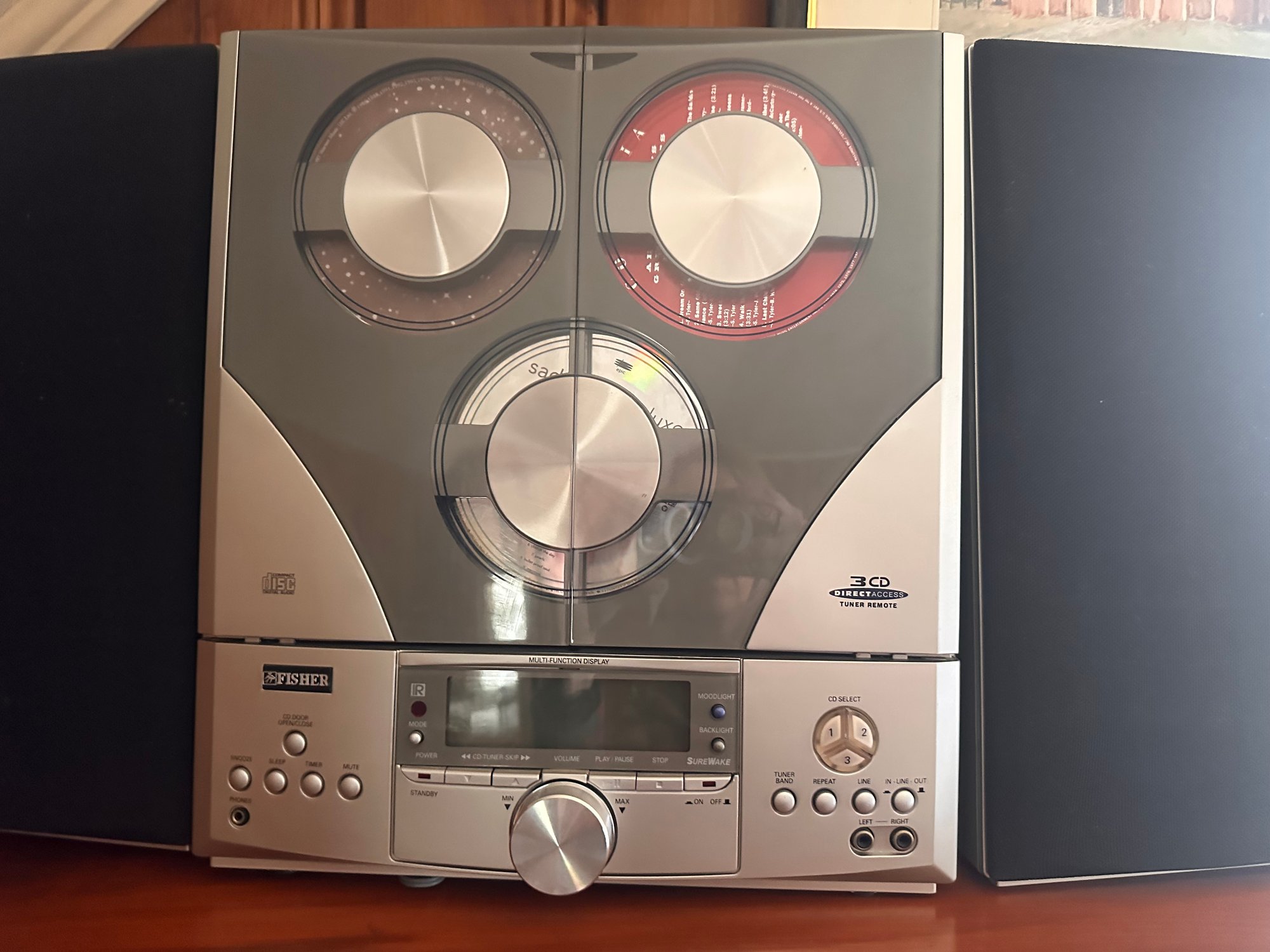 Fisher Slim Panel 3 Disc CD Player. #36514 | Auctionninja.com