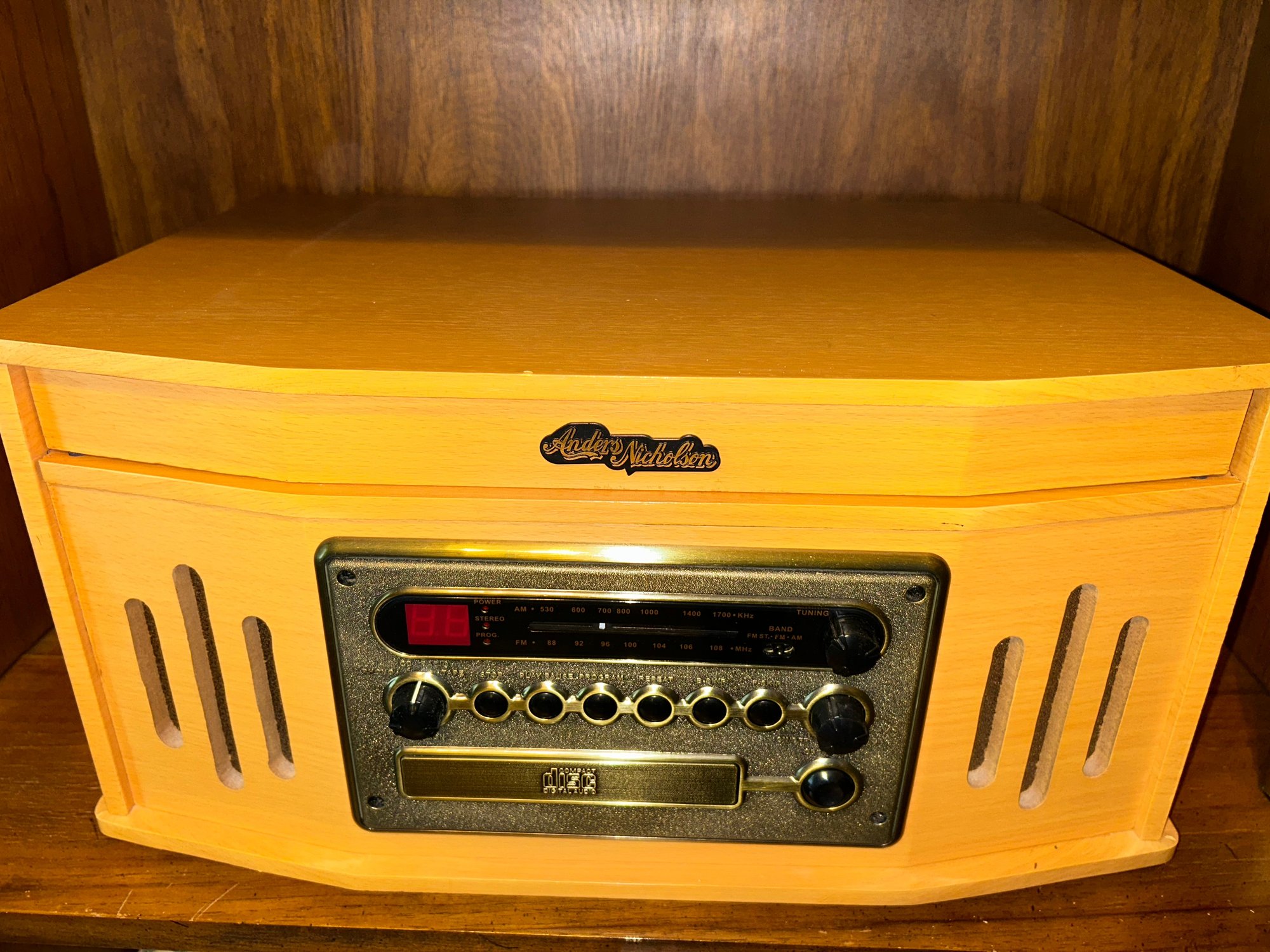 Anders Nicholson Model GA08 AM/FM Radio, Turntable, Cassette & CD ...