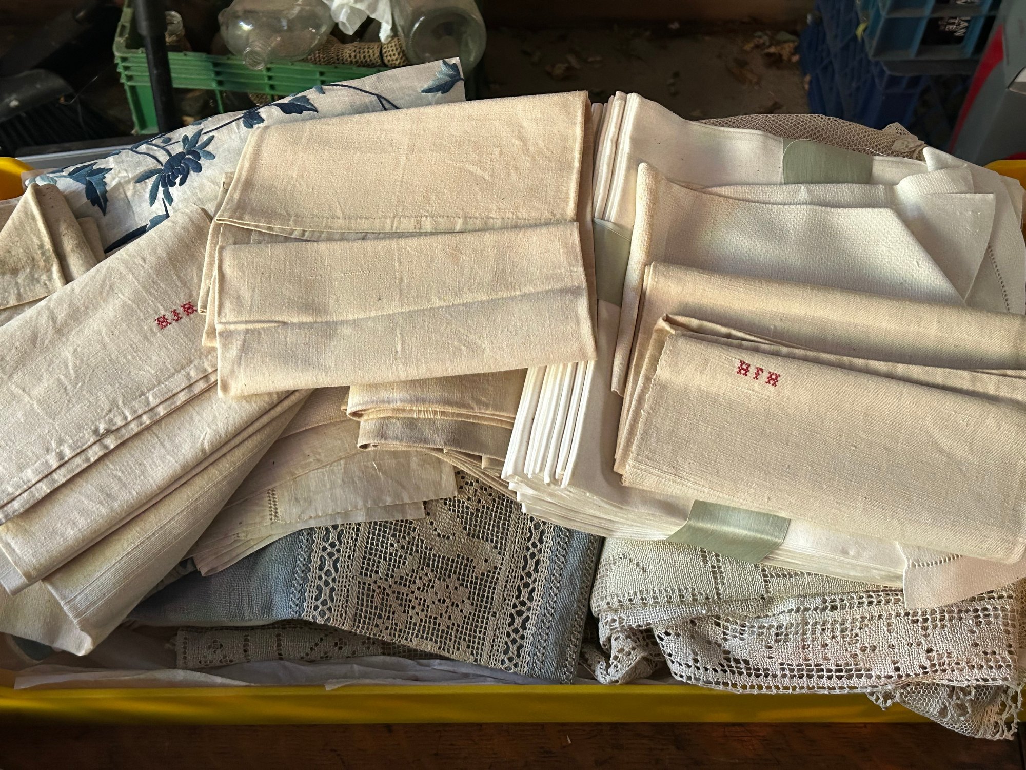 Lot Of Vintage & Antique Linens #43231 | Auctionninja.com