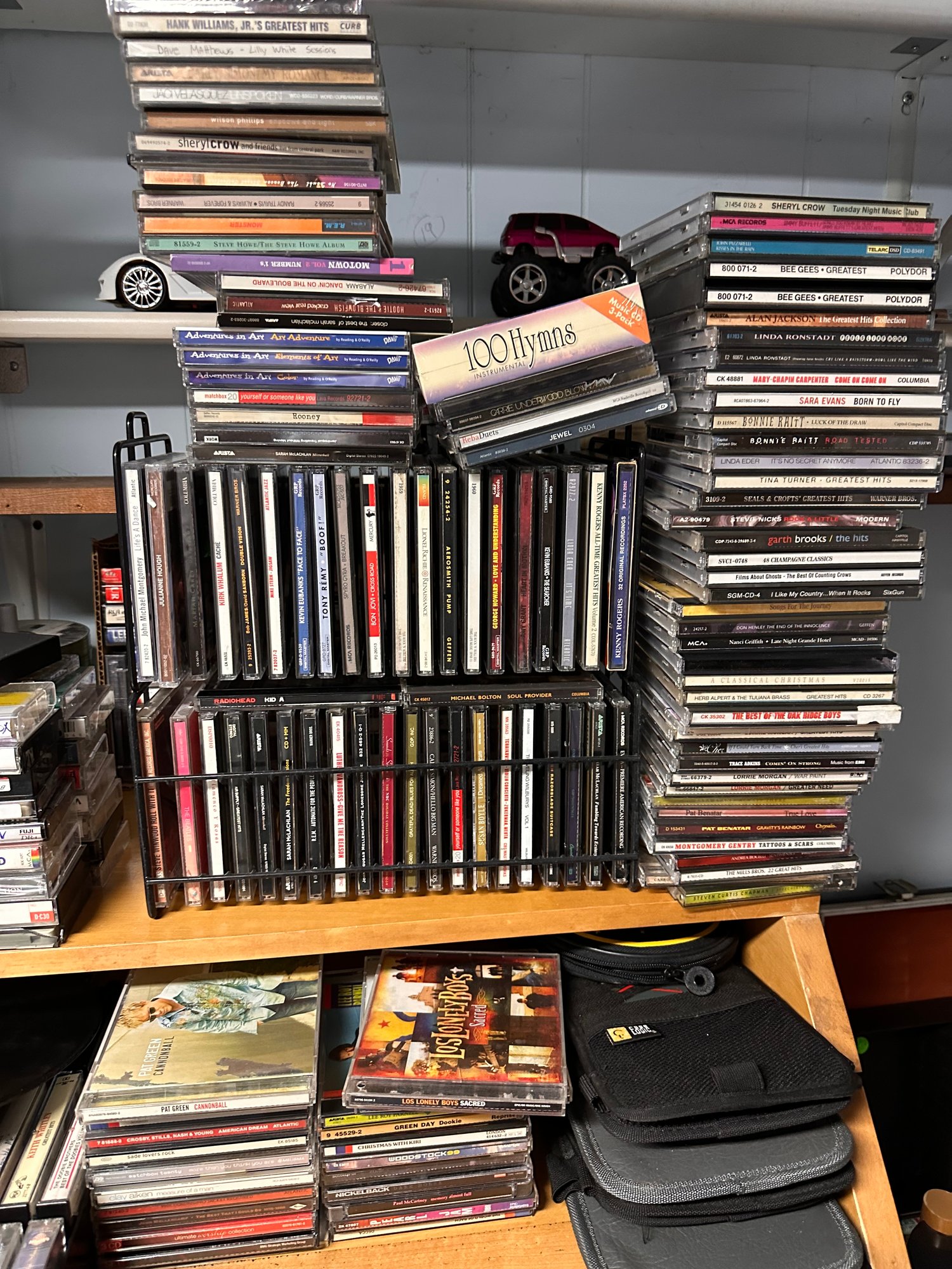 Large Of Of CDs. Rock Classic Rock Country Easy Listening Country Etc ...