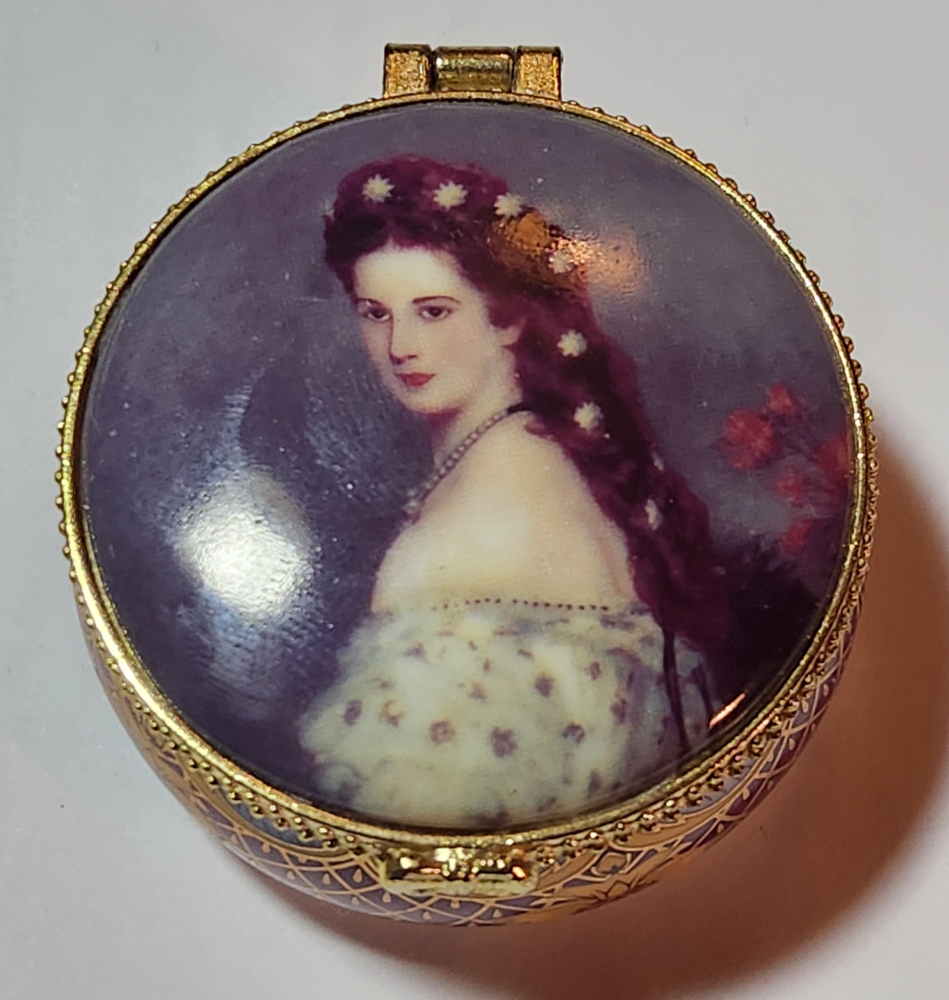 Reutler German Porcelain Keepsake Box #14488 | Auctionninja.com